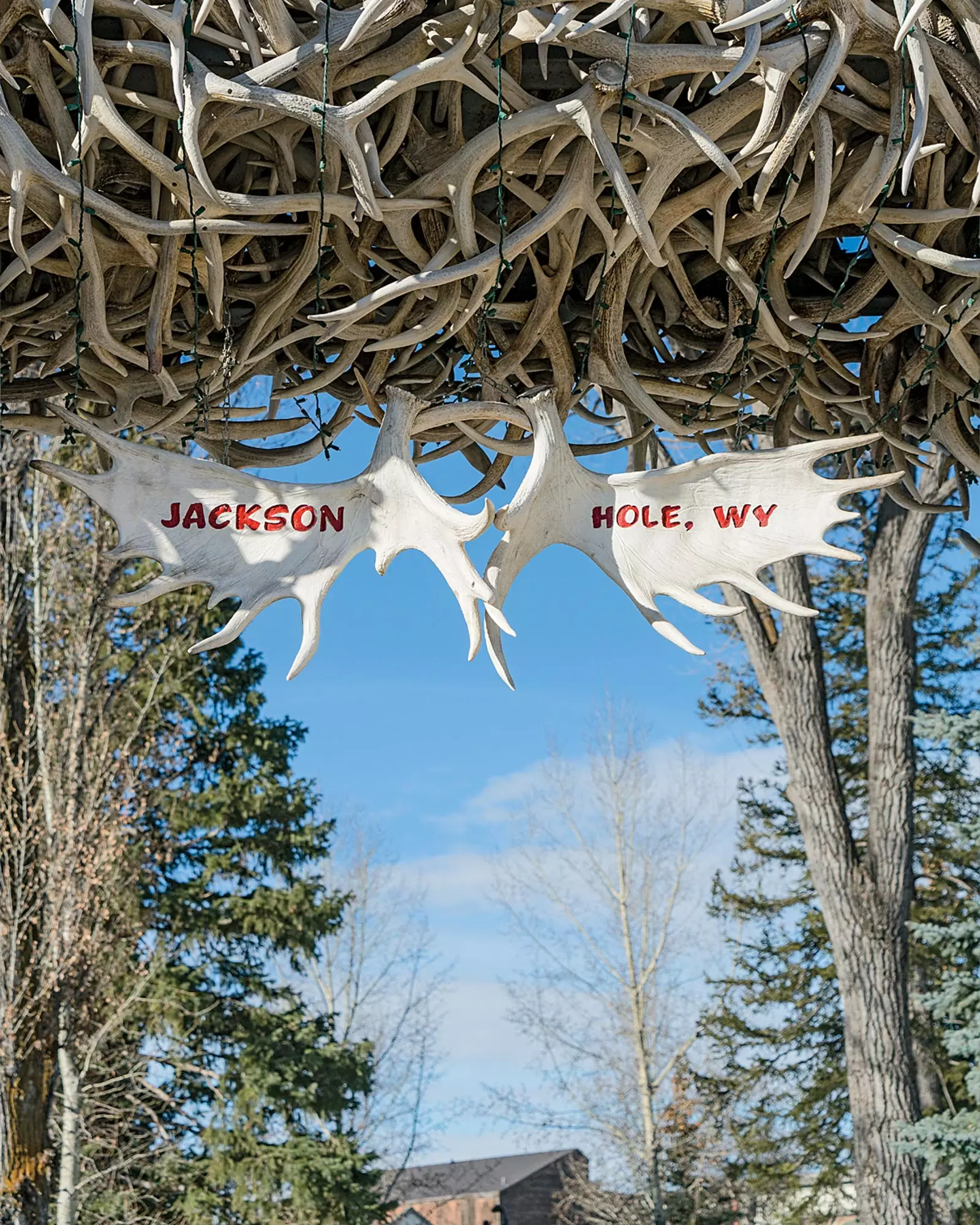 Un arco feito de astas en Jackson Hole, Wyoming