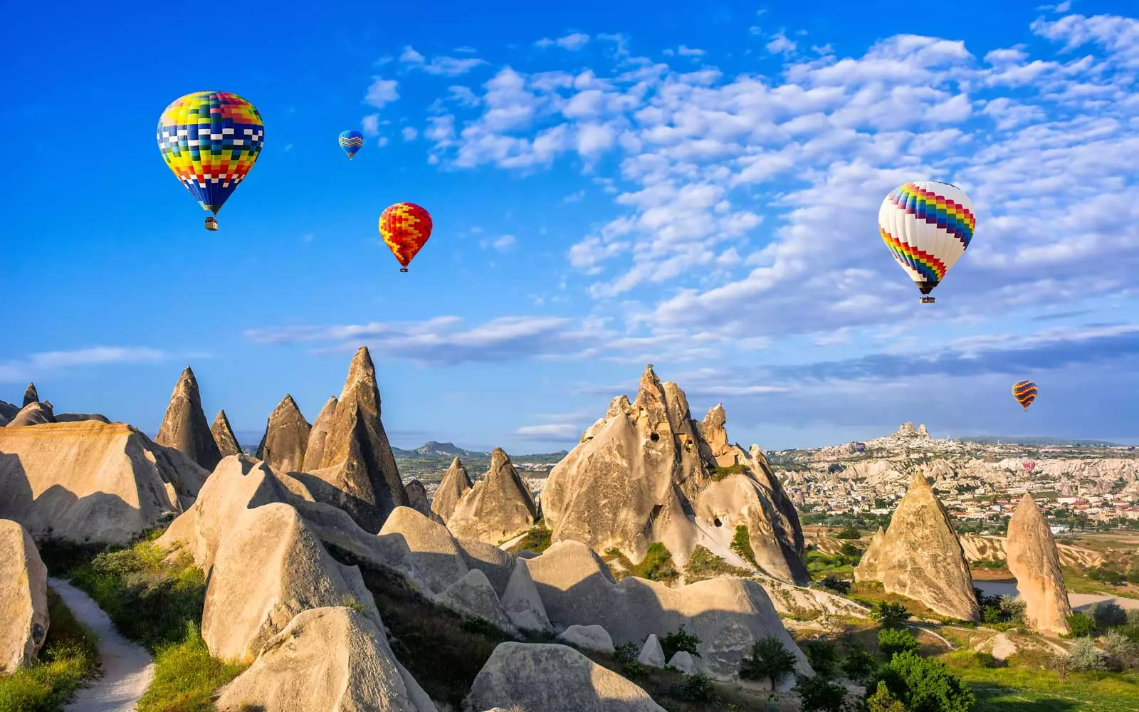 Daya tarik wisata besar Cappadocia, Turki - penerbangan balon.