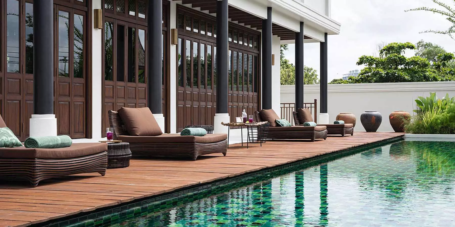 Le Private Riverside Villa eBangkok Iza Namakilasi Okupheka e-Thai kanye nephuli ye-Saltwater engamamitha angama-65.