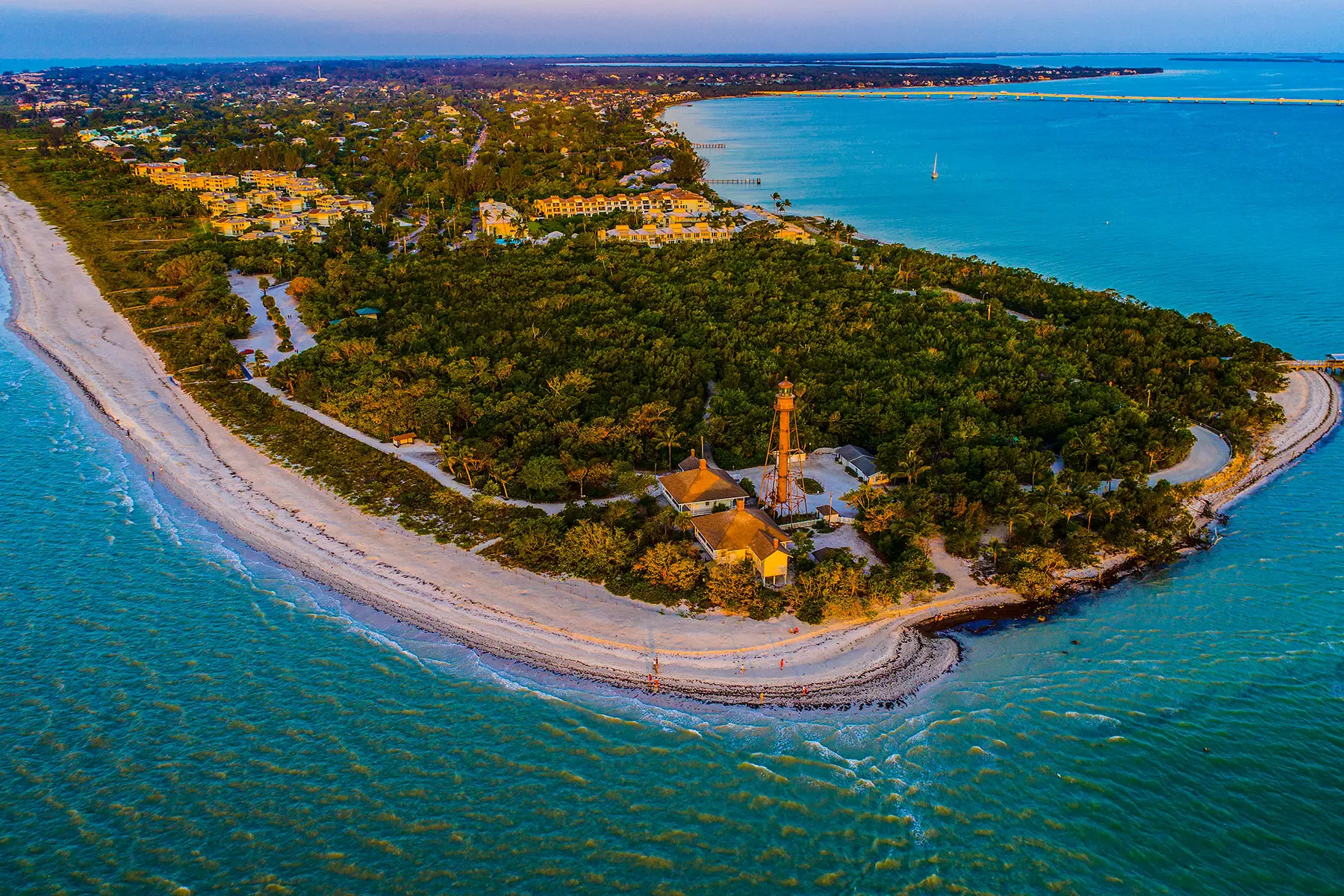 Sanibel adası, Florida havadan günəş doğuşu