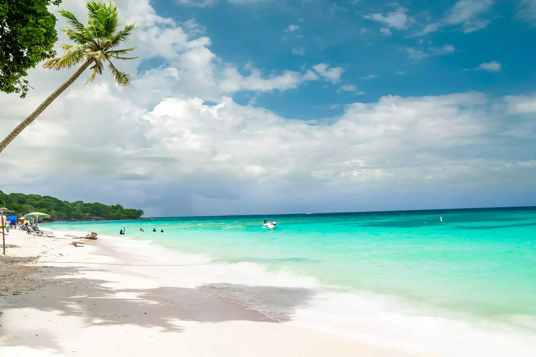 Paradisa tora-pasika Playa Blanca ao amin'ny Nosy Baru avy any Cartagena any Kolombia