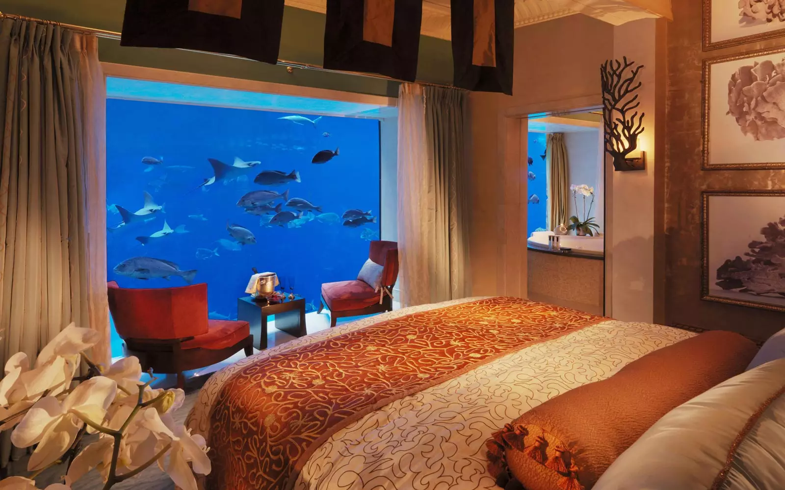 Underwater suite by Atlantis, The Palm Hotel yn Dubai