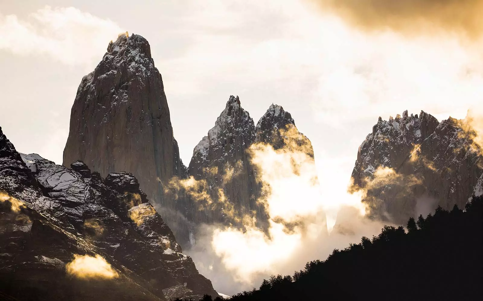 Umufotozi Michaela Trimble Patagonia Kamere Hike Chili