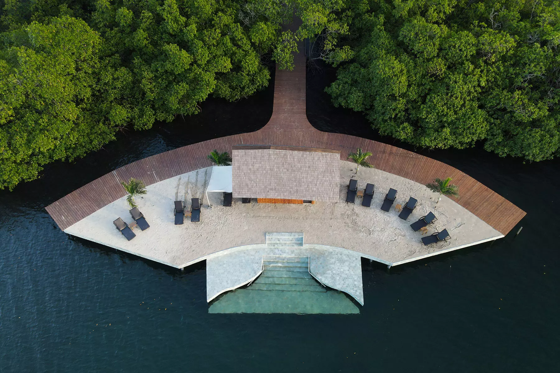 Veduta mill-ajru tal-bajja tal-ajru f'Bocas Bali