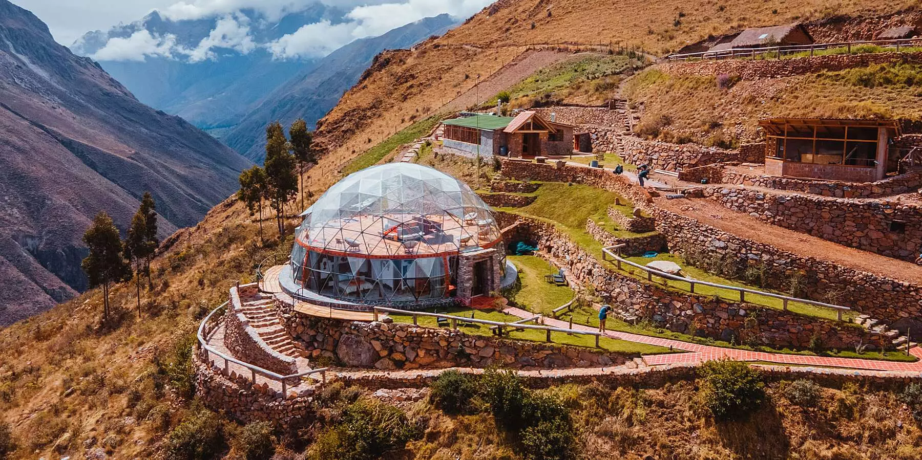 StarDome Peru é un hotel novo e impresionante cunha cúpula de vidro para observar as estrelas e contemplar as montañas