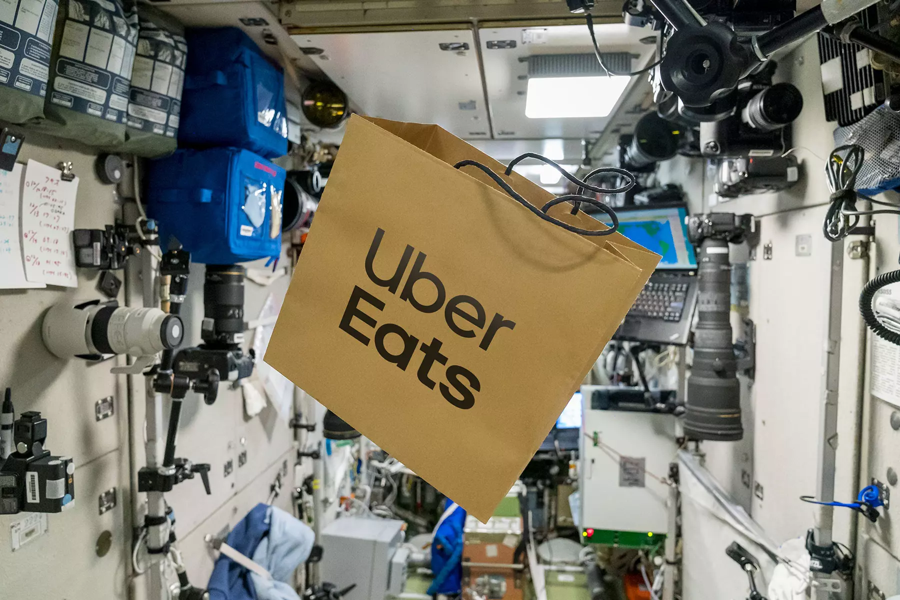 Uber sööb kosmoses koti