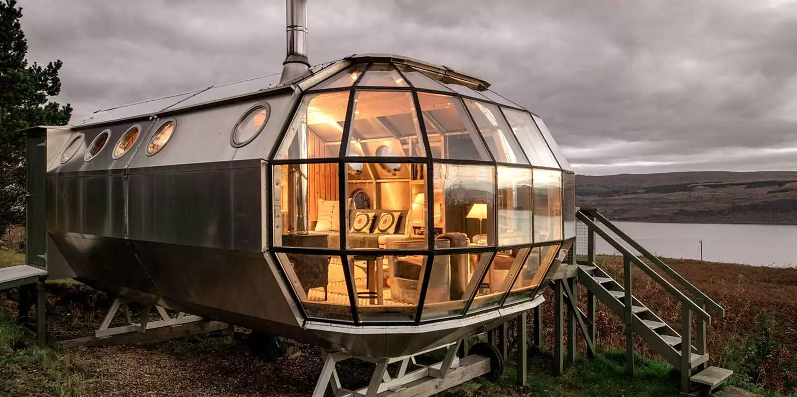 İskoçya'daki Bu Airbnb Temelde Sevimli Bir Uzay Gemisidir