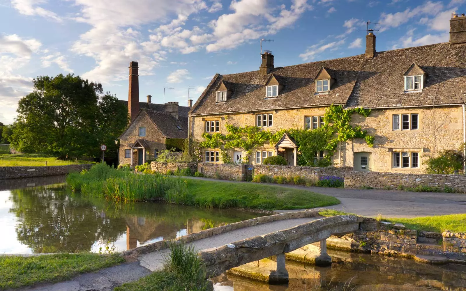 Stenen brug en huisje, Lower Slaughter, Cotswol