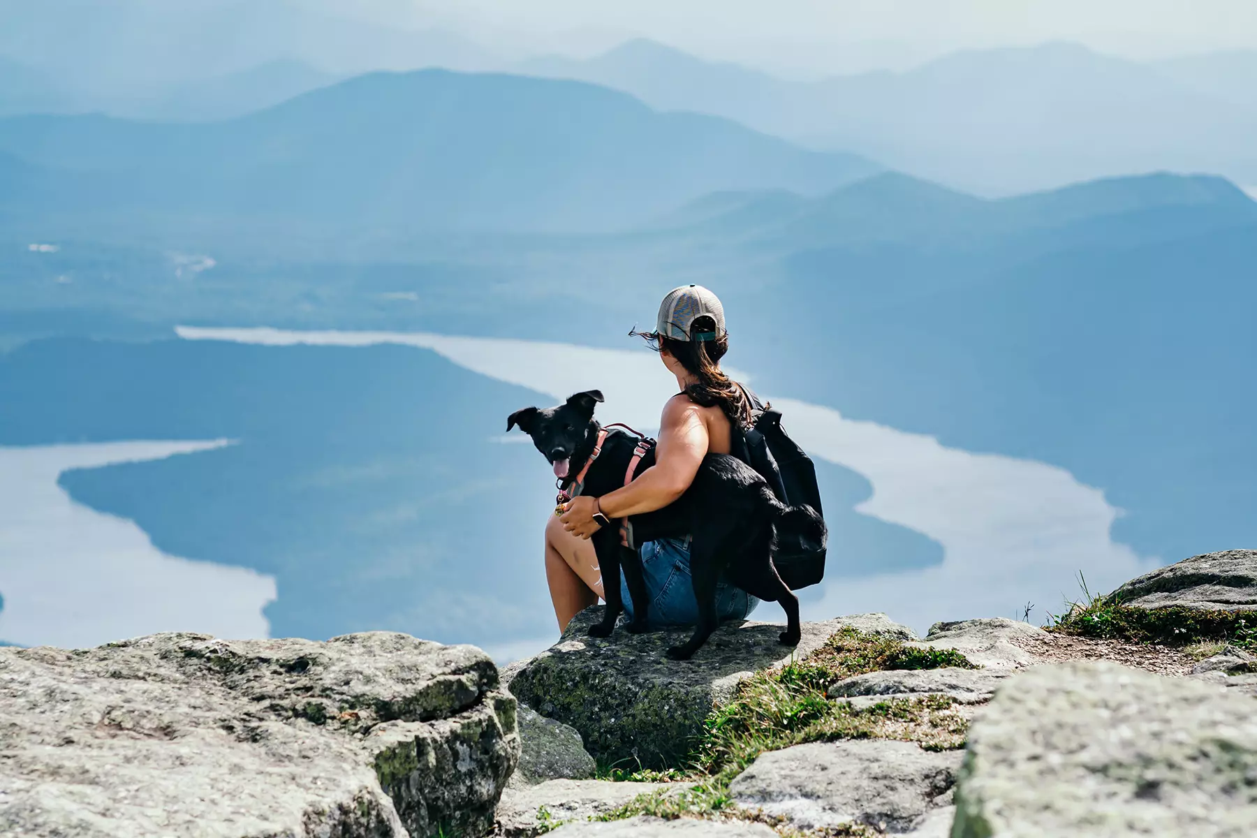 Hiking kasama ang isang aso sa Whiteface Mt