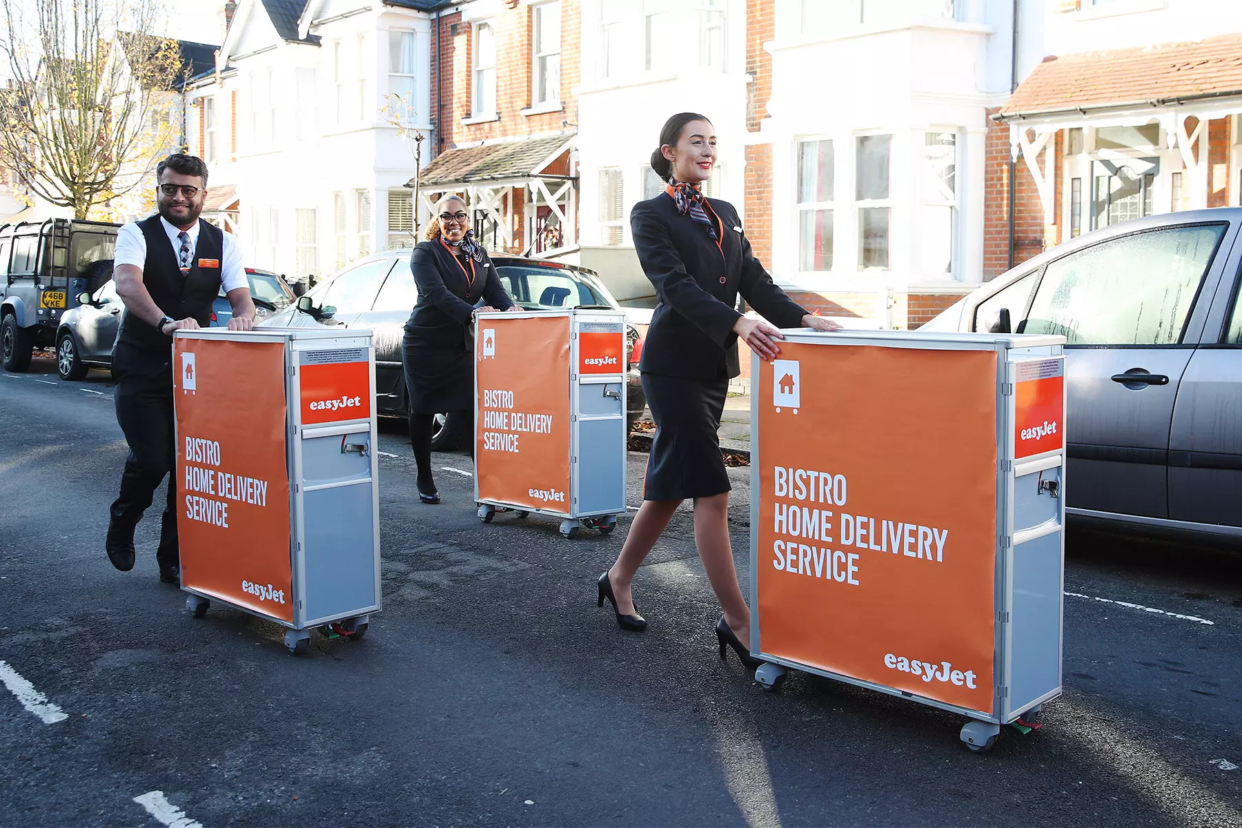 domáca služba easyJet a Deliveroo