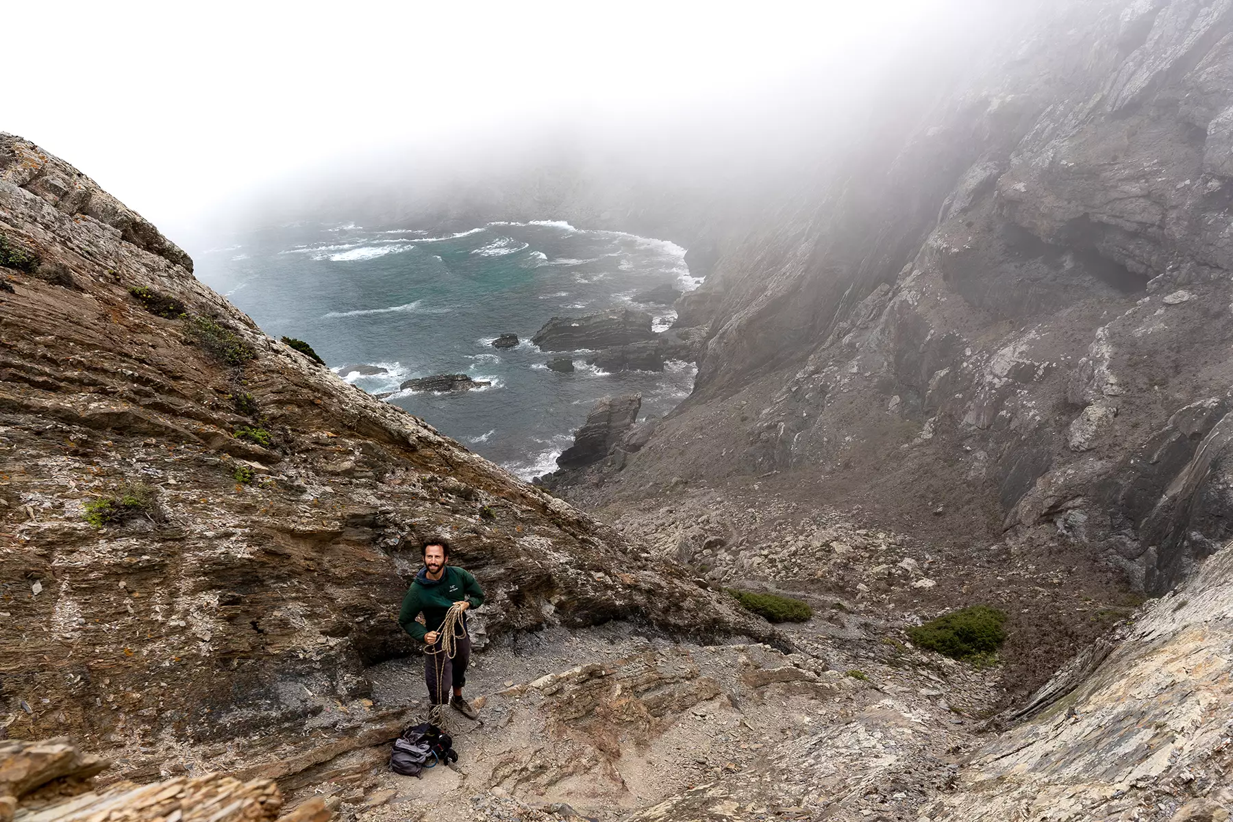 Jamie Ditaranto bei einem Seilkletterabenteuer an der Westküste der Algarve