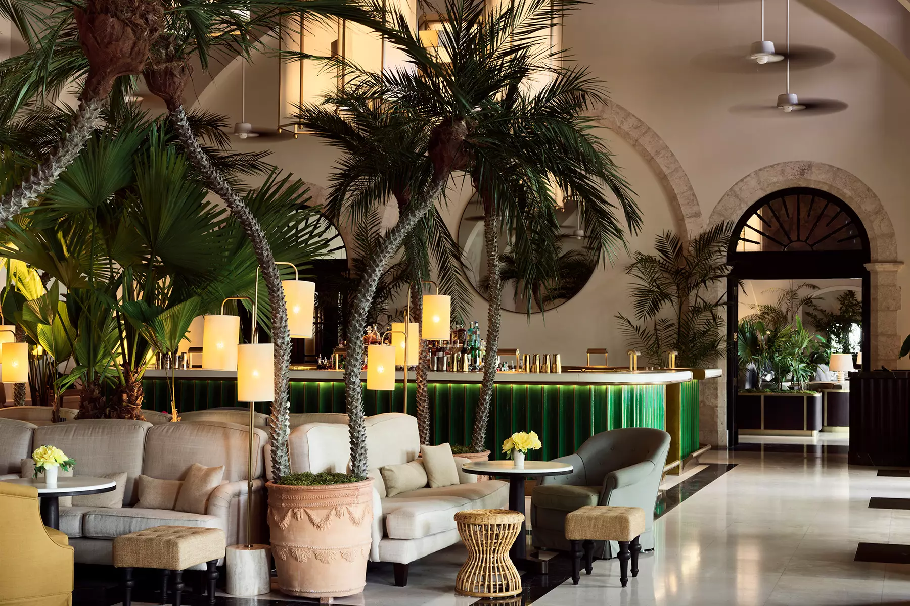 Ny Bar Champagne ao amin'ny Hotel Four Seasons ao amin'ny The Surf Club