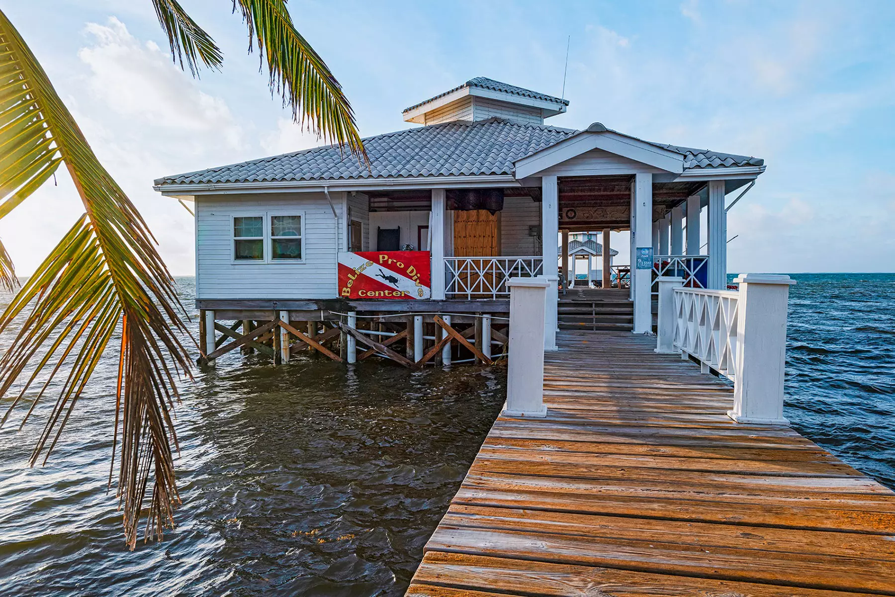 Suite Oceanfront de Alaia Belize e centro de mergulho profissional