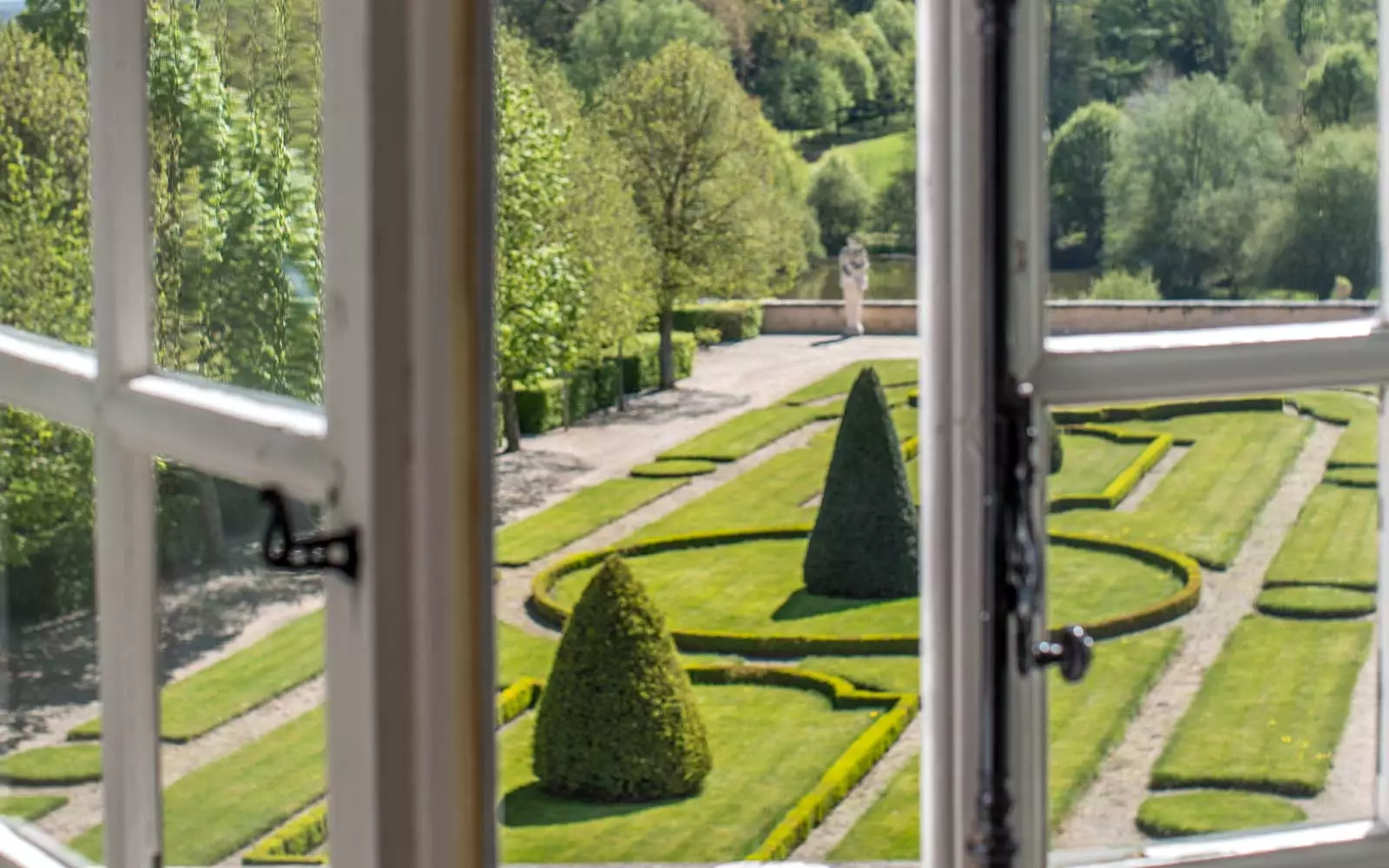 Ikkunanäkymä Hotel Château du Grand-Lucésta Ranskassa