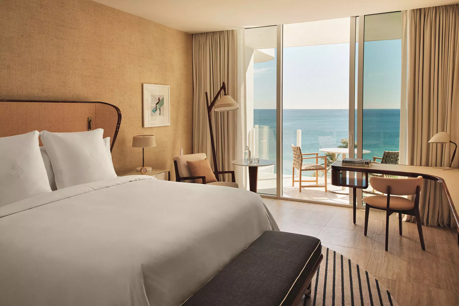 Първокласна стая с изглед към океана в Four Seasons Fort Lauderdale