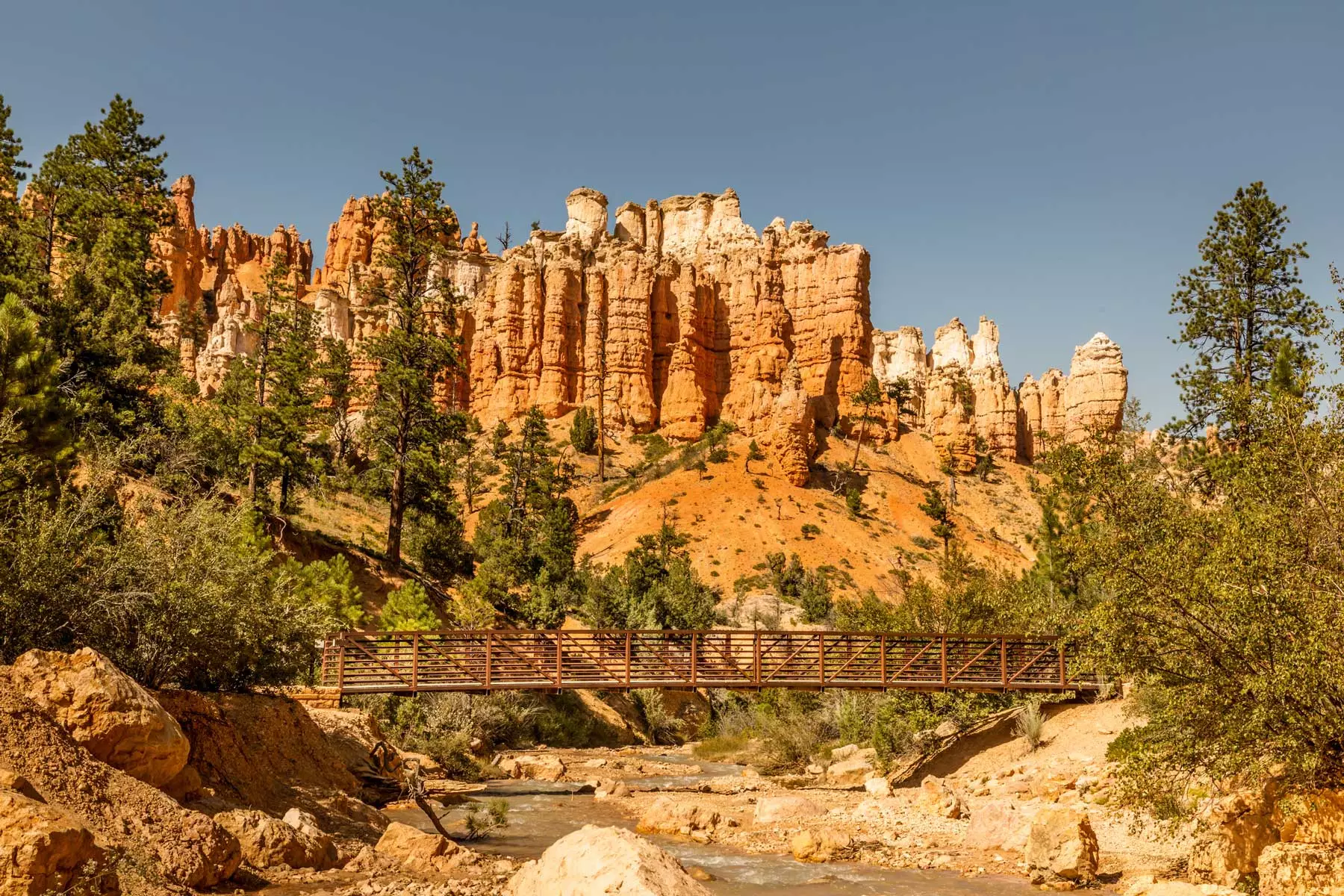 Saib ntawm Mossy qhov tsua hauv Bryce Canyon National Park