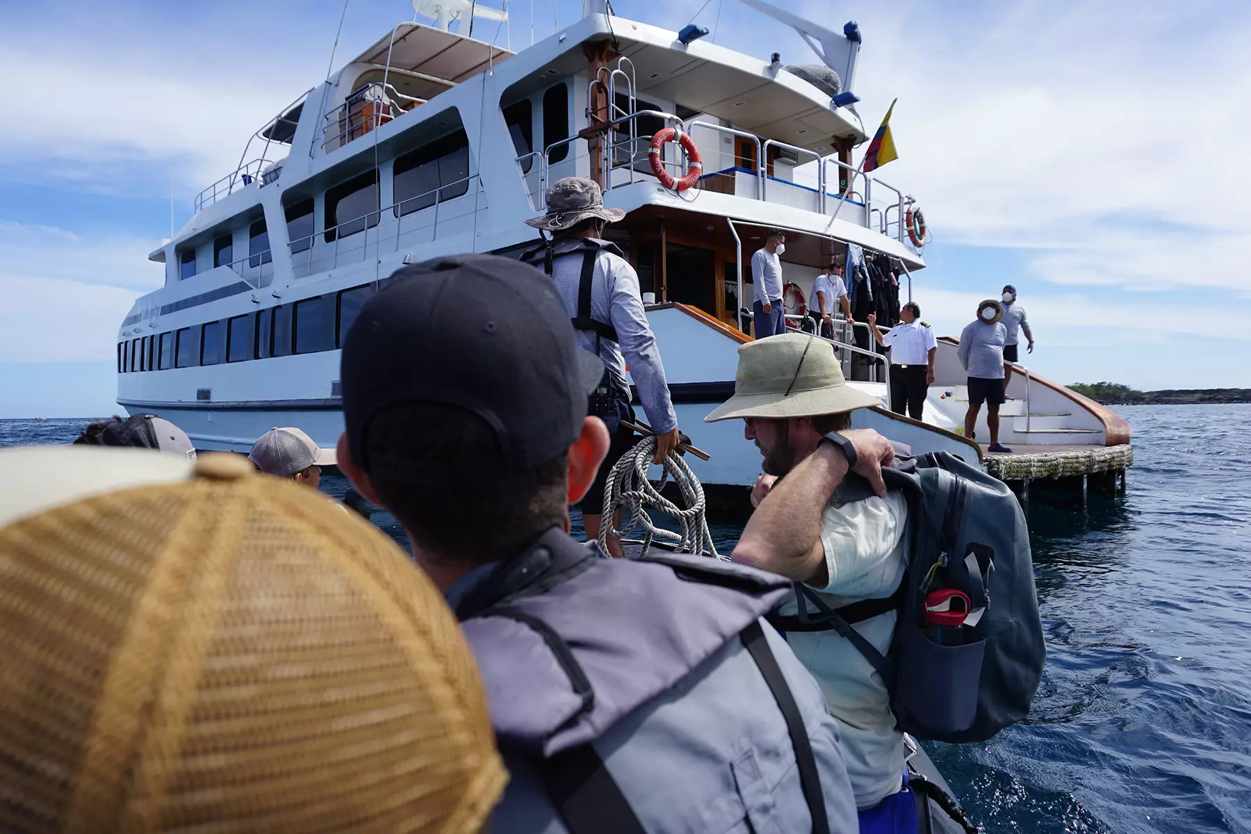 Evie Carrick'in Galapagos'ta gittiği yat