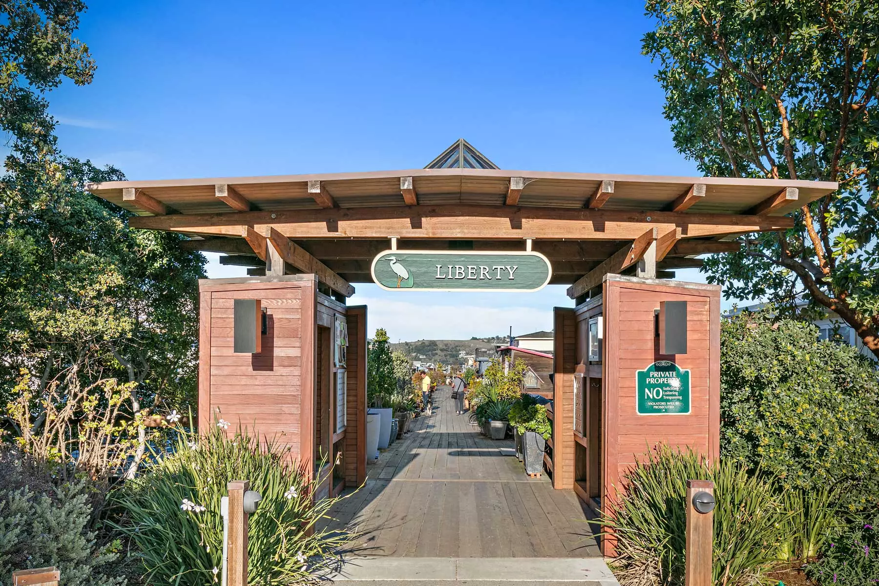 Liberty Dock nkag hauv Sausalito, California