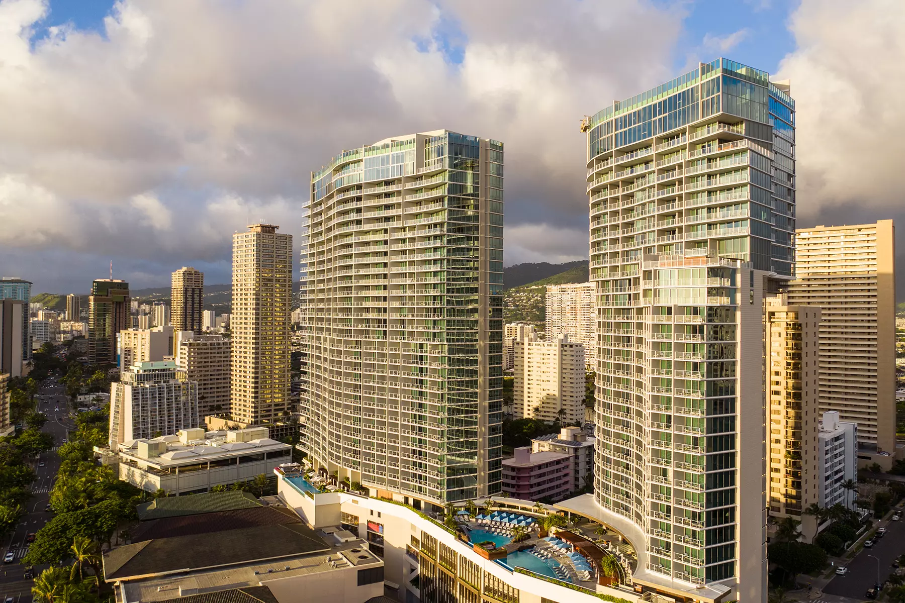 Ukubuka kwangaphandle kweRitz-Carlton Residences Waikiki Beach