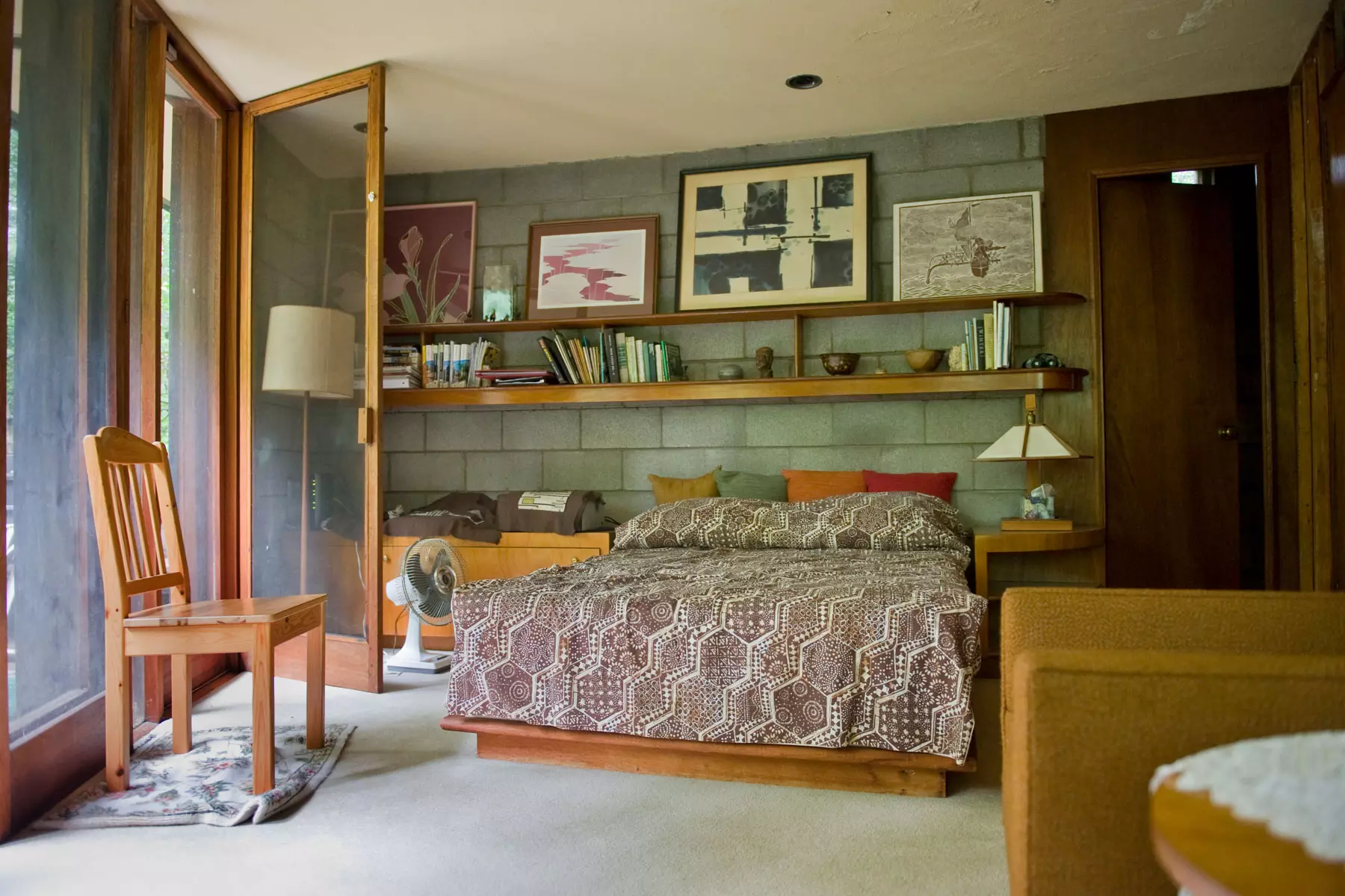 Frank Lloyd Wright Bedroom Design