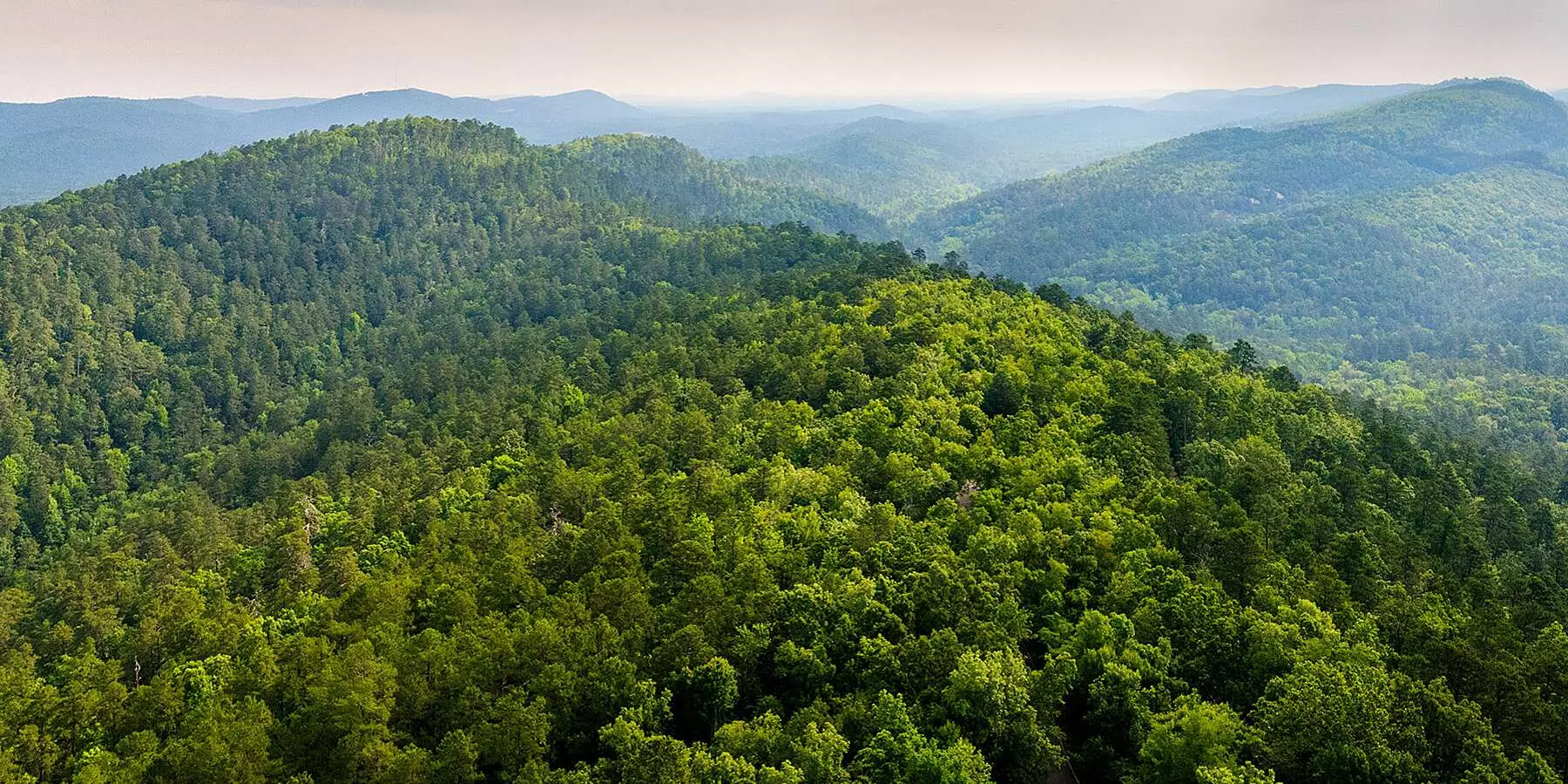 Denne Arkansas Nationalpark var Amerikas oprindelige kurby - og du kan besøge dens århundredgamle badehuse i dag