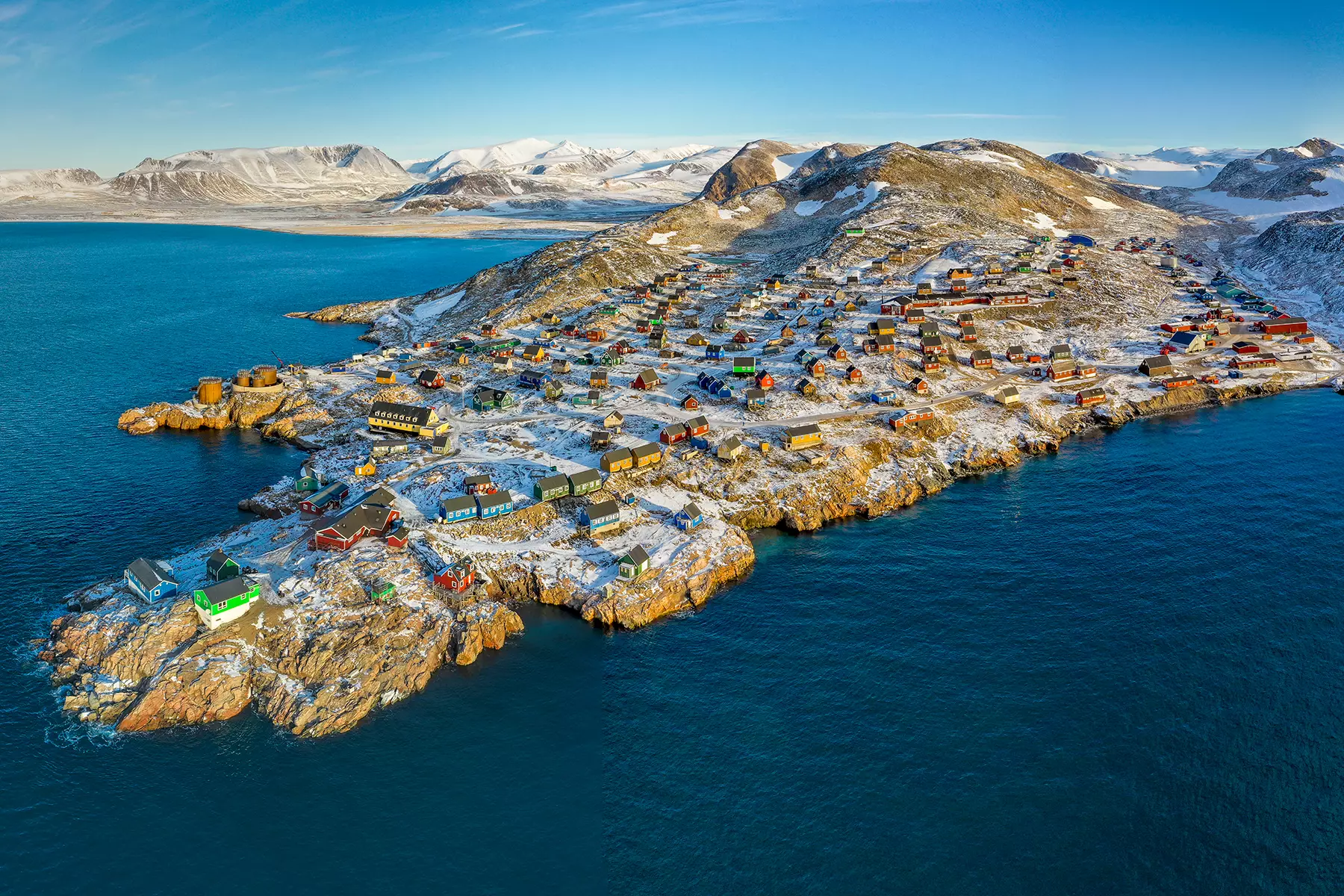 Lub zos muaj yeeb yuj Inuit ntawm Ittoqqortoormiit, Scoresbysund, Greenland