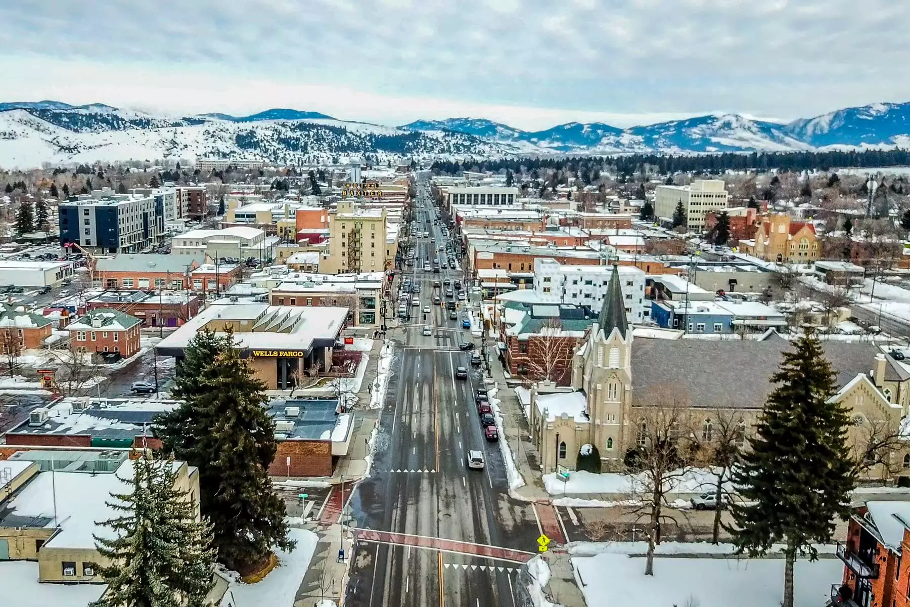 View ayeryen nan Main Street nan Bozeman Montana