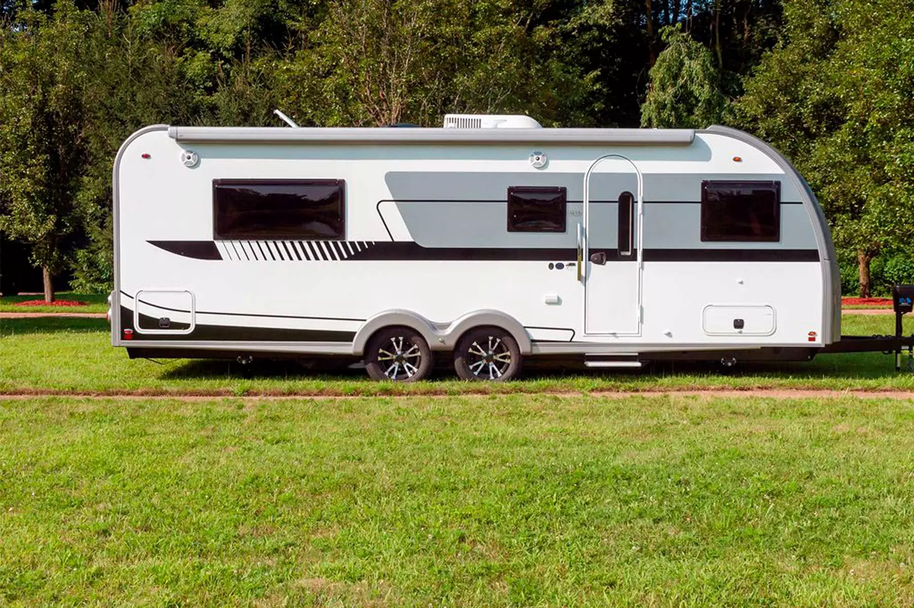 Avia Travel Trailer minn nuCamp RV