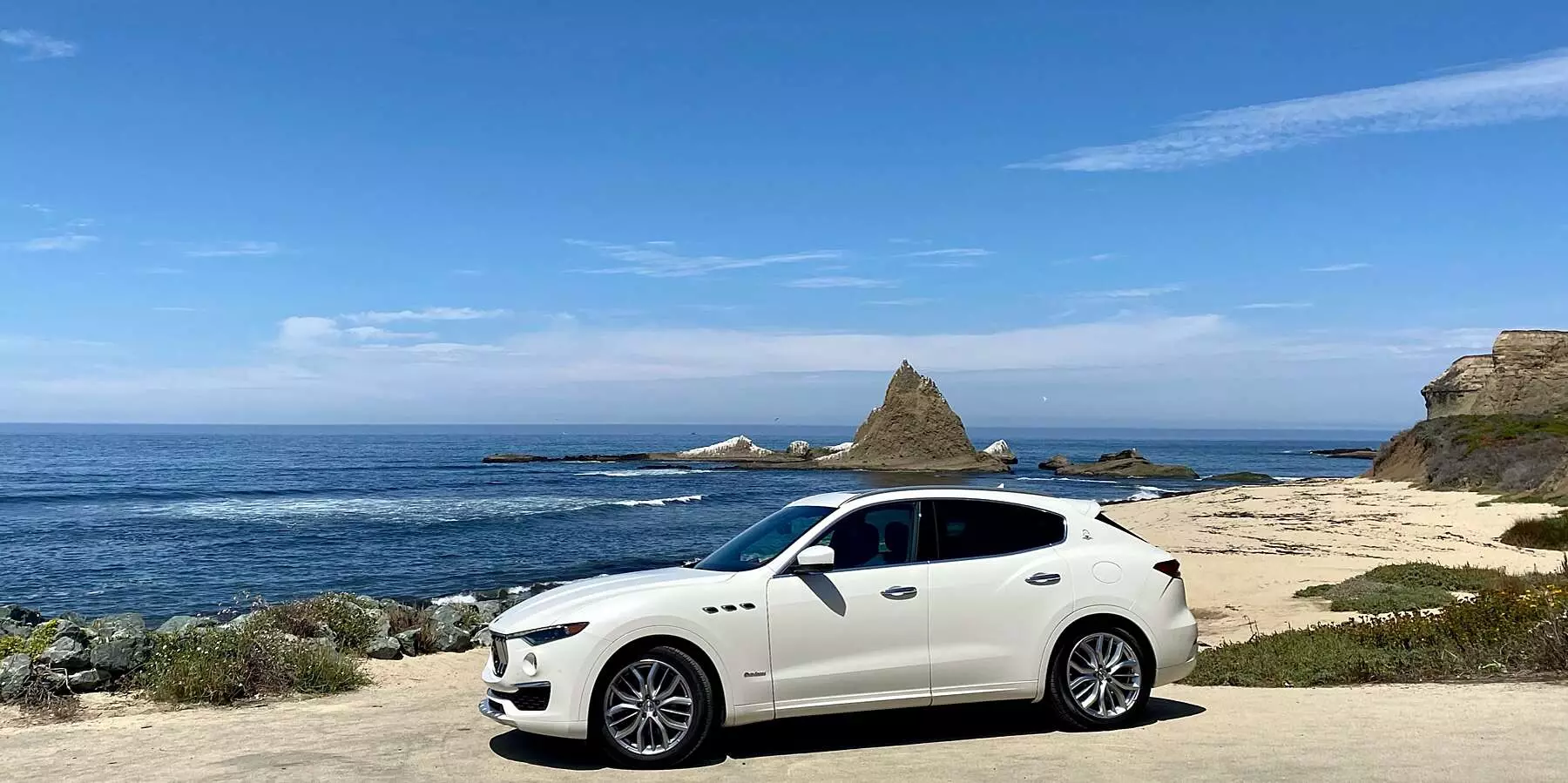 Four Seasons Bakal Menehi Tamu Maserati kanggo Drive ing Pacific Coast Highway