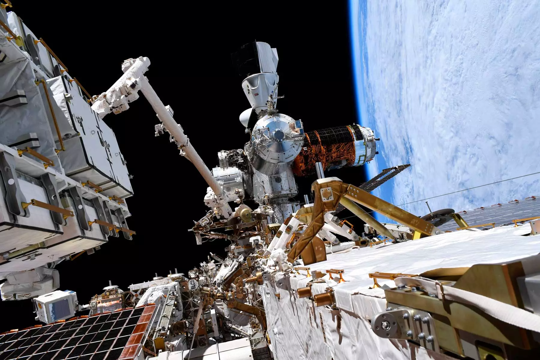 NASA Spacewalk az ISS/Space X-ről