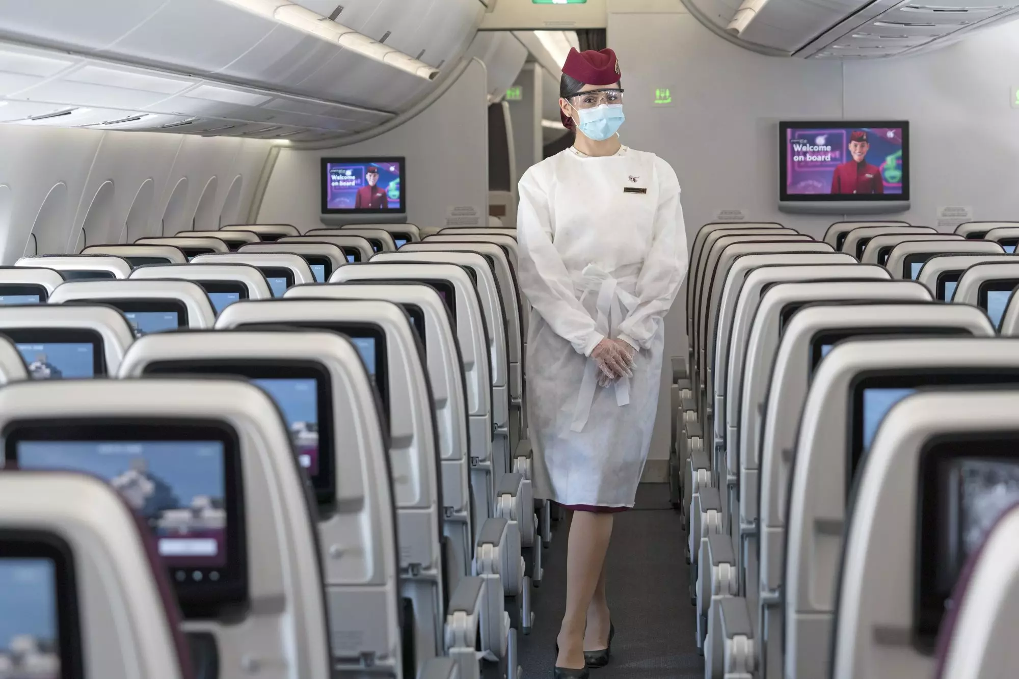 stewardess van Qatar Airways