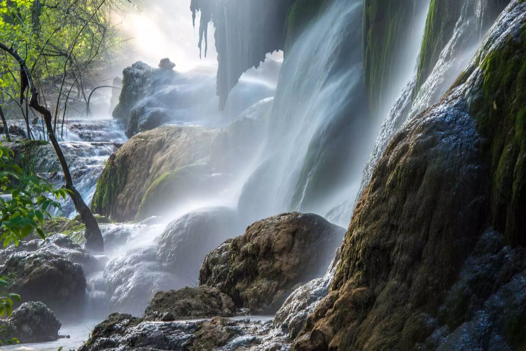 Ang nahulog nga tubig sa Gorman Falls sa Colorado Bend State Park, Texas