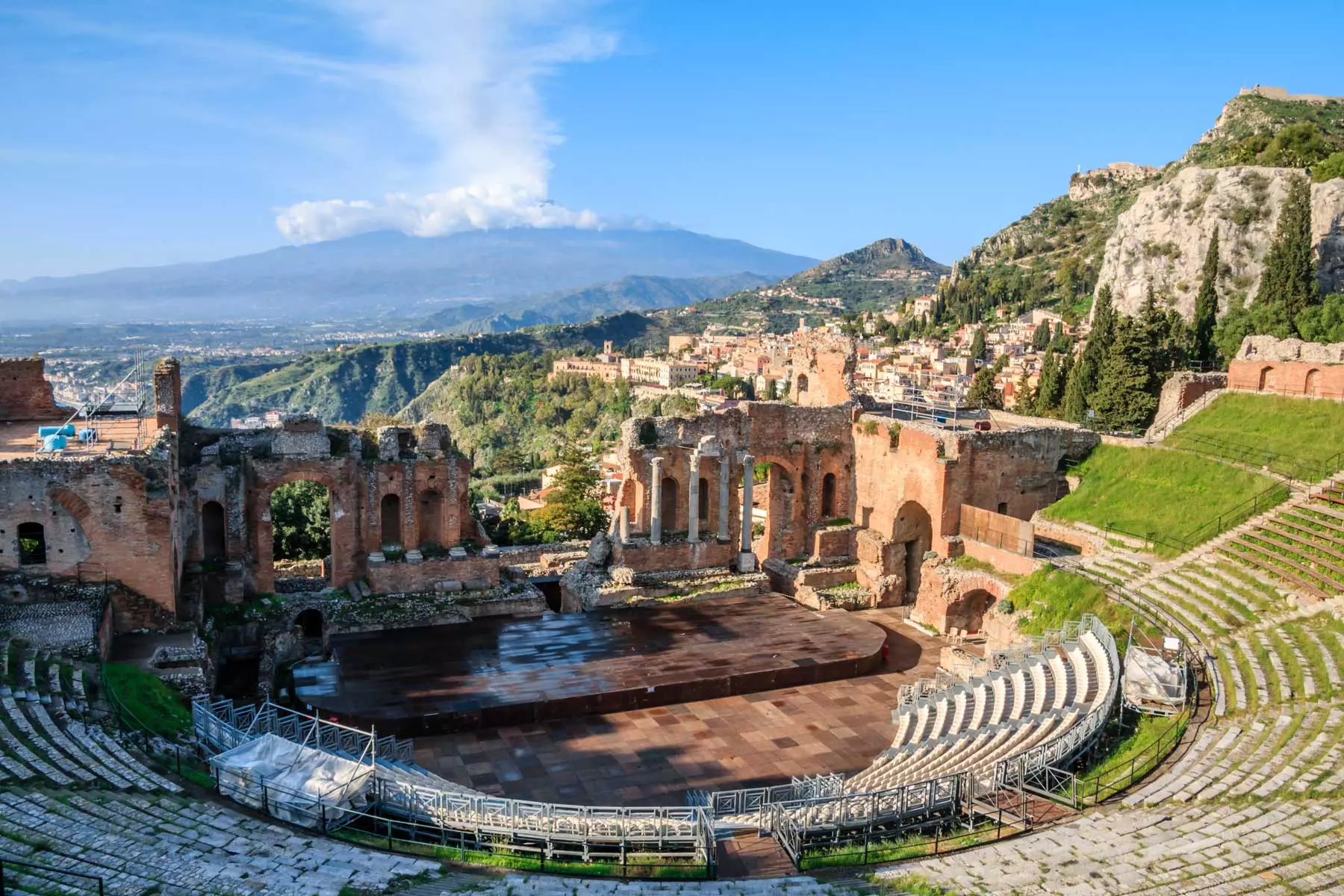 It Grykske teater (Teatro Greco) en Mount Etna, Taormina, Sisylje