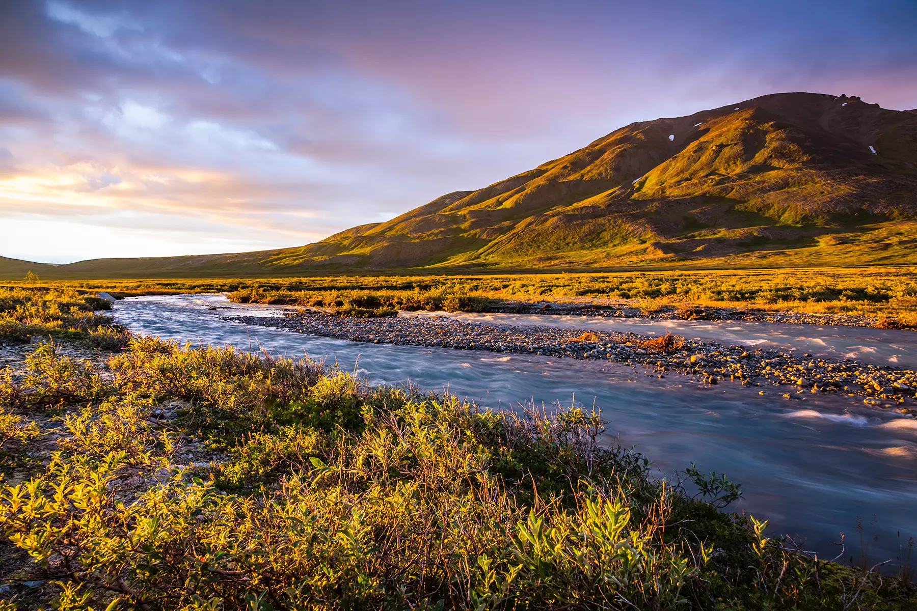 Hiji Walungan Di Panonpoé Tilelep Di Tasik Clark Taman Nasional Jeung Ngawétkeun, Alaska, AS