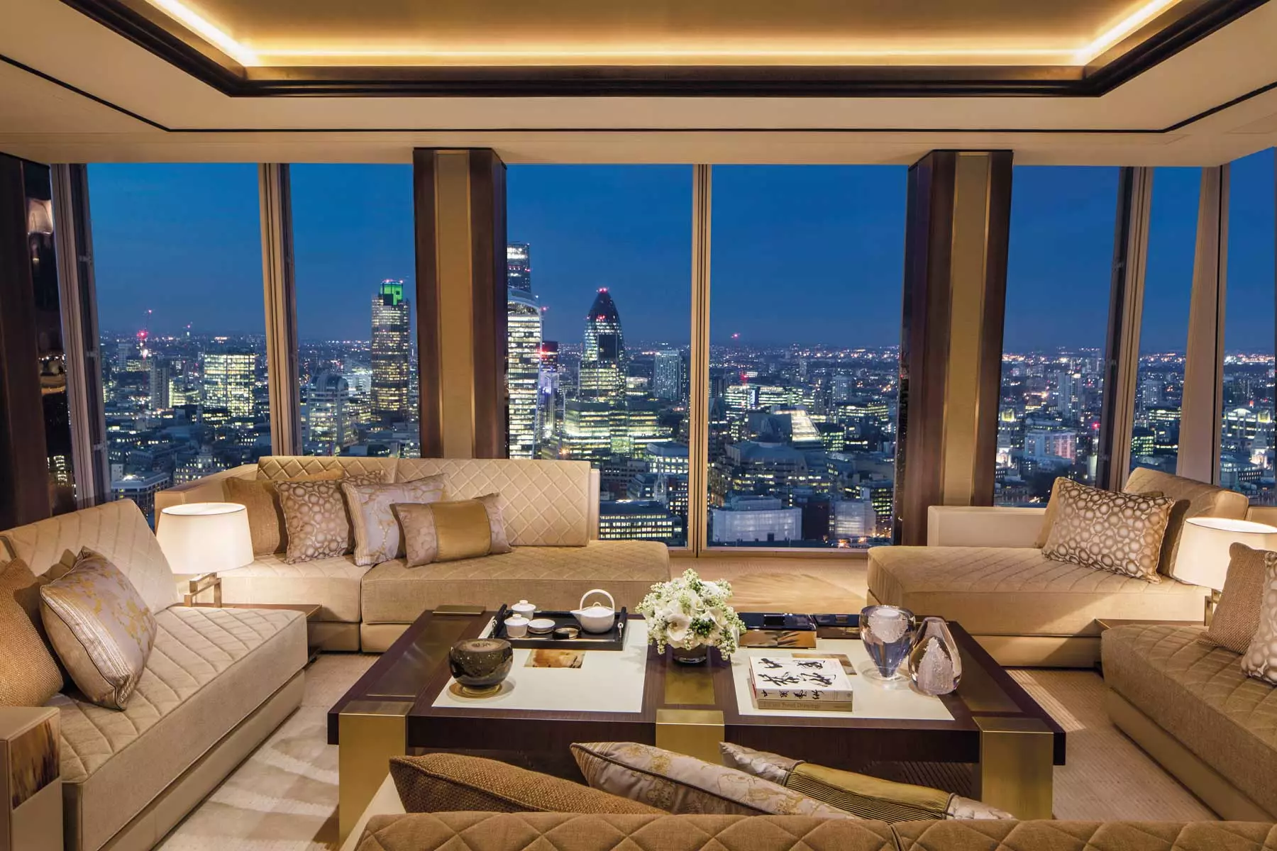 Vista de Londres desde unha habitación de hotel no Shangri-La no hotel Shard