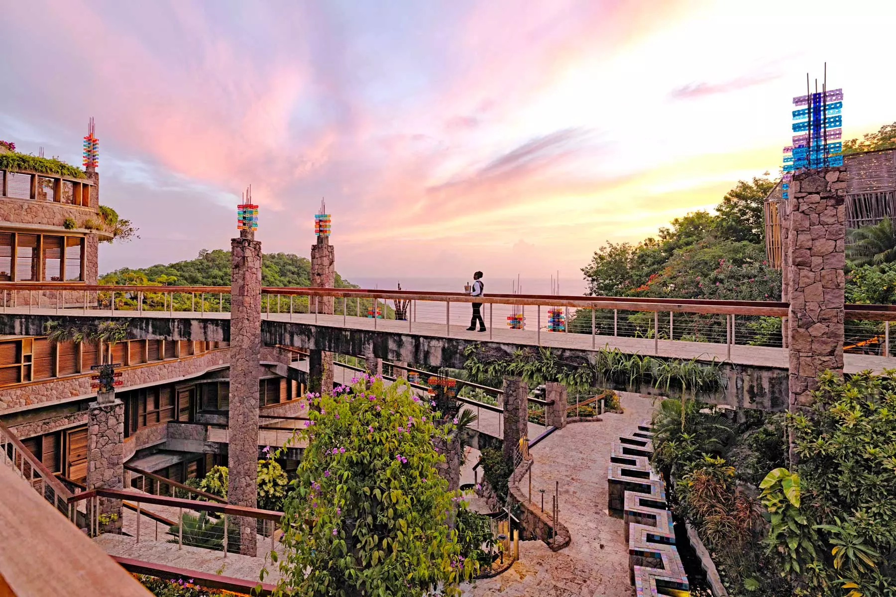 Sonsondergang by die Jade Mountain Resort in St Lucia