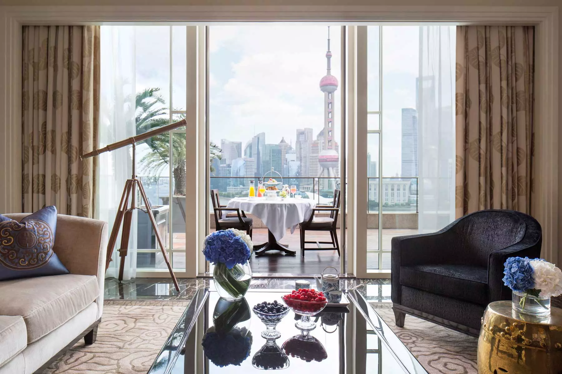 The Peninsula Shanghai, Astor հյուրանոցային սուիթ հյուրասենյակ, Շանհայ, Չինաստան