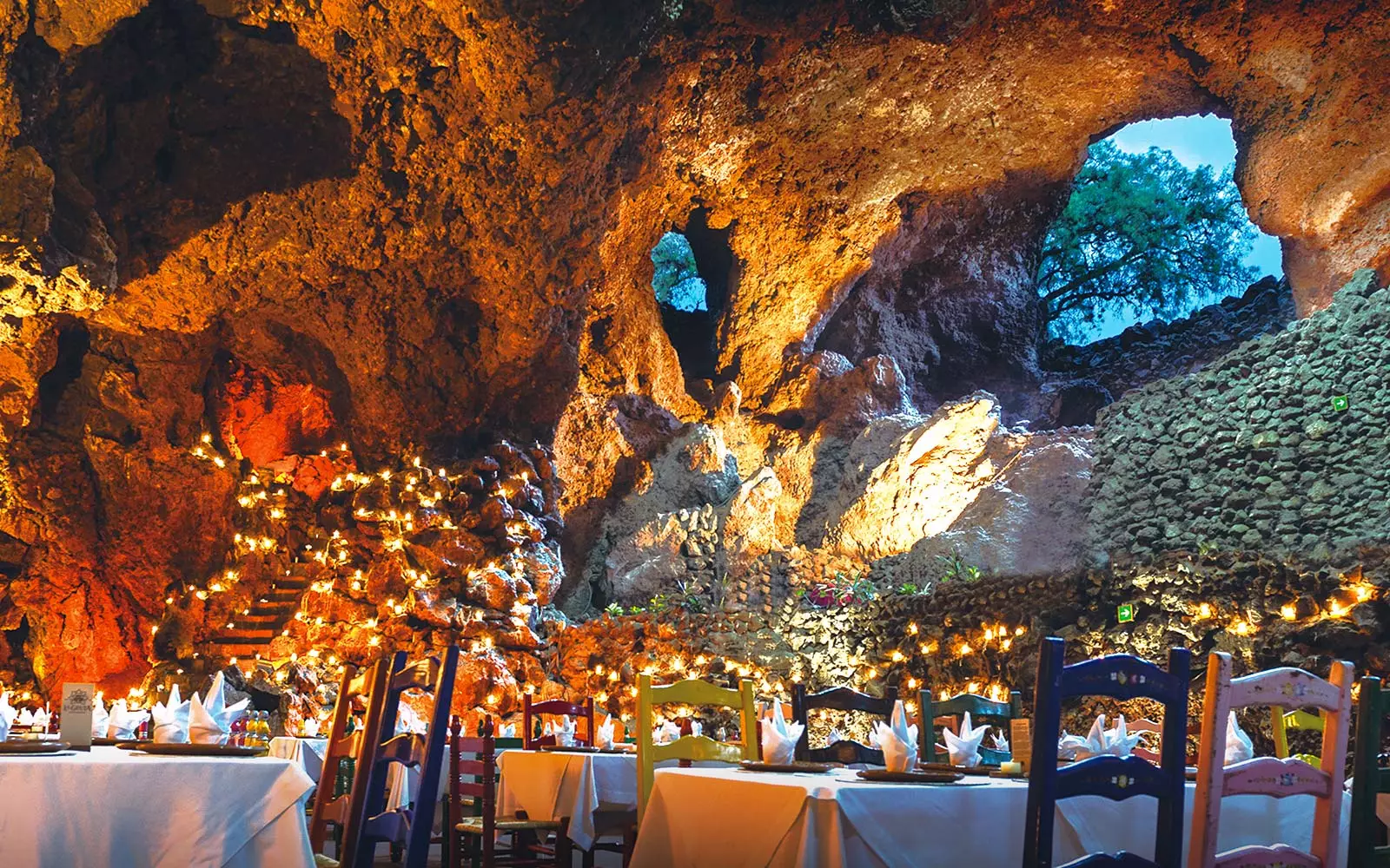 Ресторан La Gruta к востоку от пирамид Теотиуакана Мехико Мексика Пещера Центральной Америки