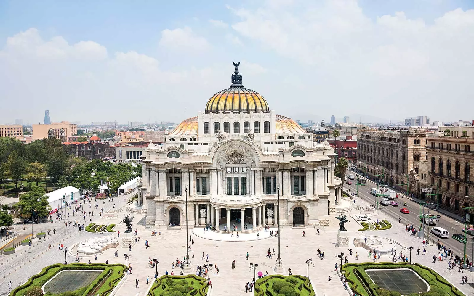 Meksika şäheriniň Centro töwerekindäki Palacio de Bellas Artes