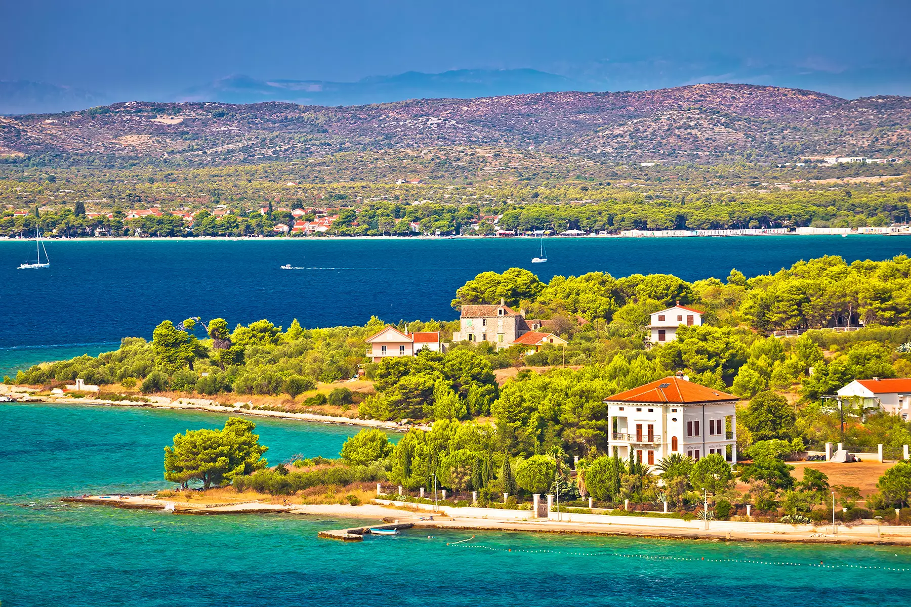 Vedere insula Zlarin și arhipelagul Sibenik, regiunea Dalmația din Croația