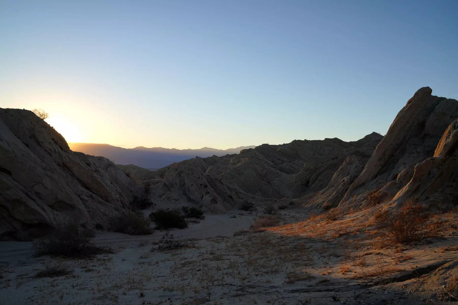 Vista de la falla de San Andreas durante la puesta de sol