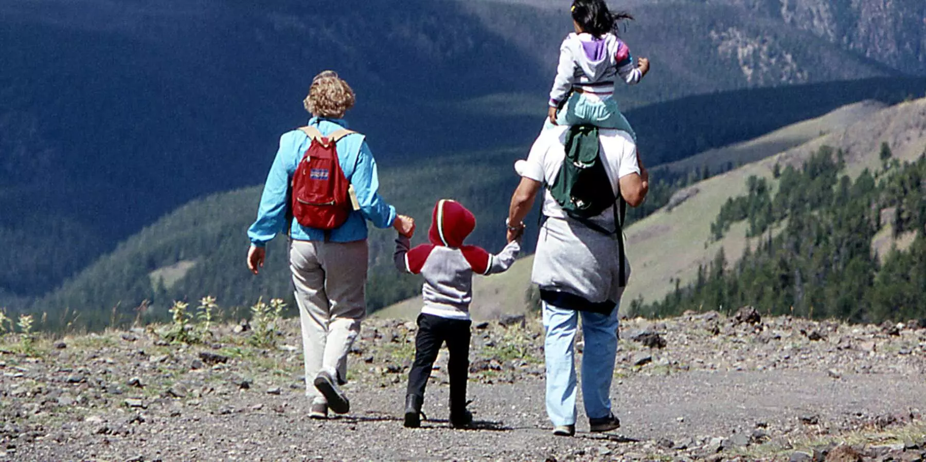 Yellowstone gëtt 150 Joer - Hei ass wéi Dir de Park feiere kënnt a méi iwwer seng Naturvölker Wurzelen gewuer ginn