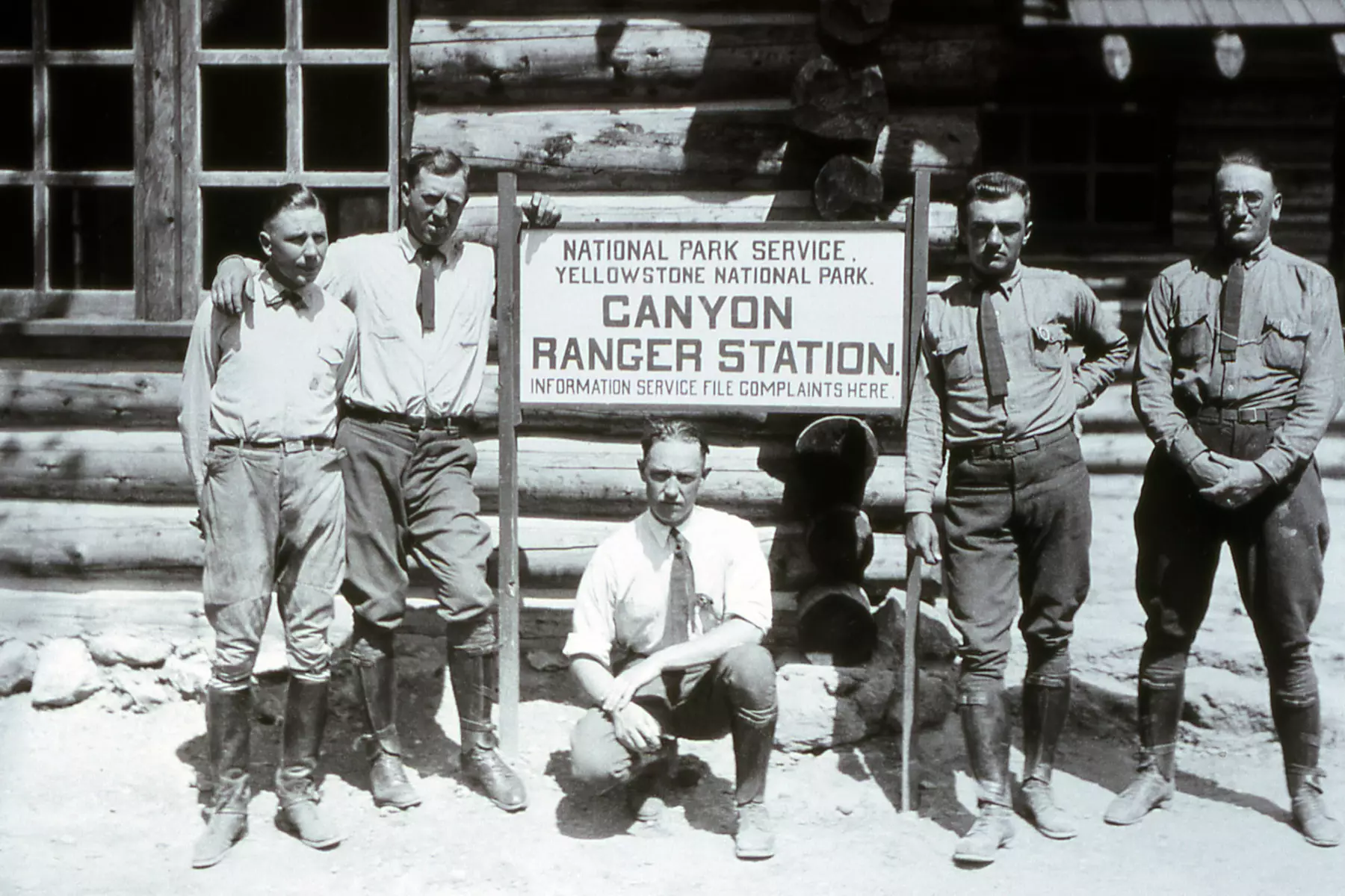 Ranger Station-personaro ĉe Canyon; 1922