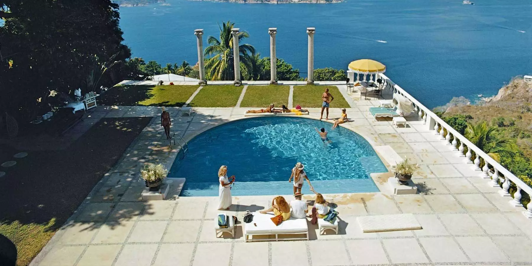 Slim Aarons' Fotoğrafçılığı Başka Bir Zamana Açılan Penceredir