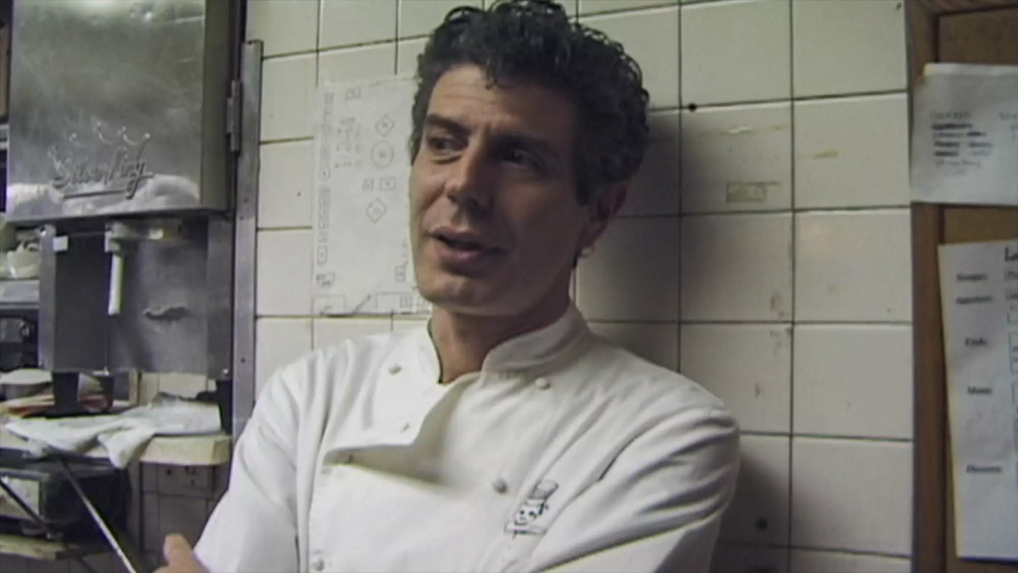 Anthony Bourdain yn Roadrunner