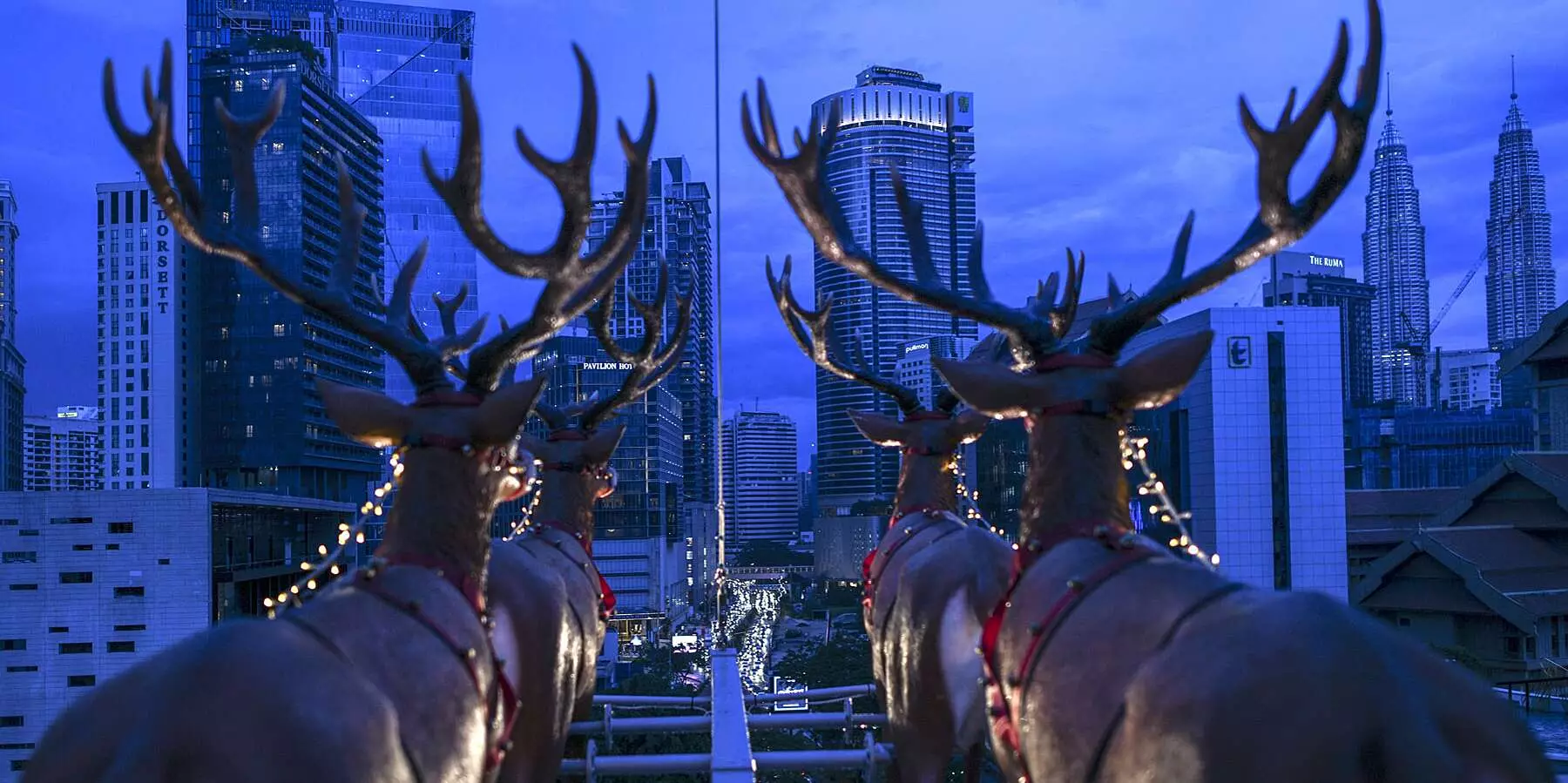 Verfollegt dem Santa seng Rees ronderëm d'Welt op Chrëschtdag Eva - Hei ass wéi