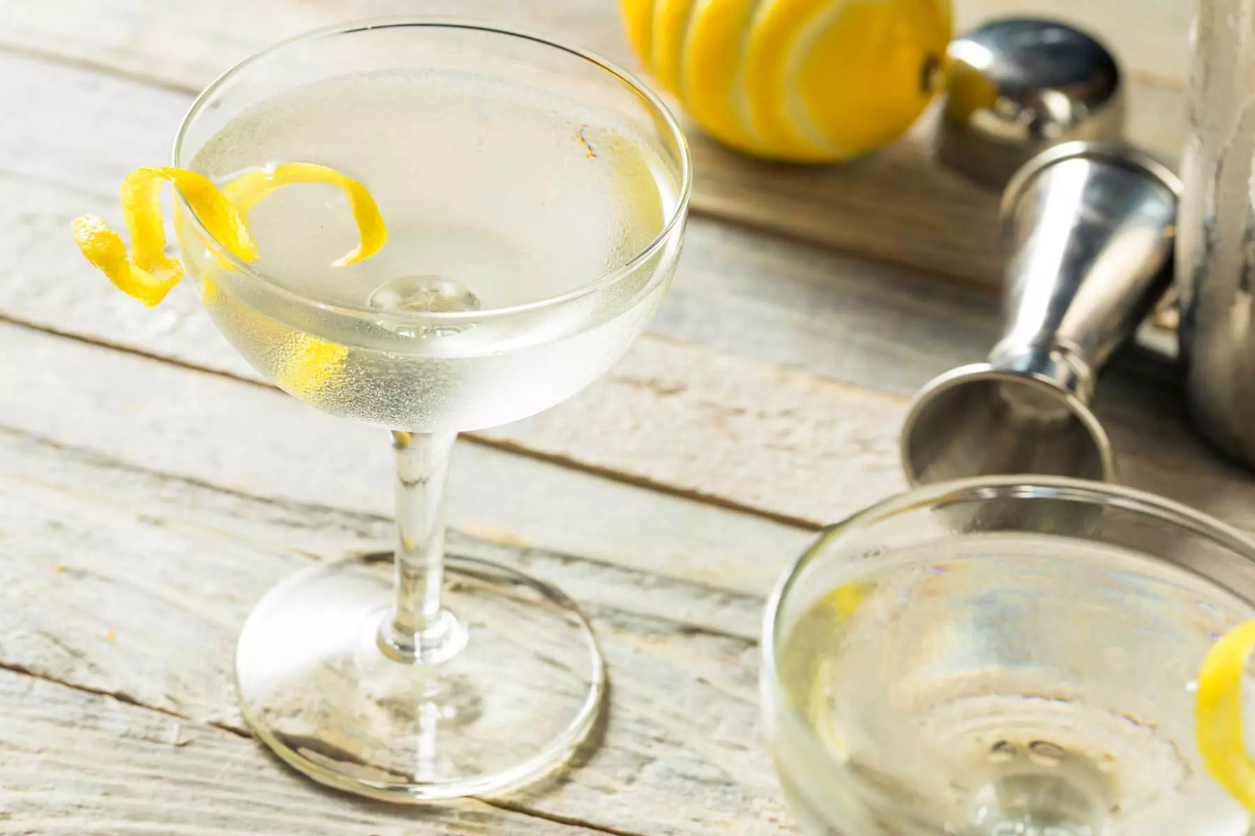 Carbonadi Vodka'nın iki bardakta elmas martini