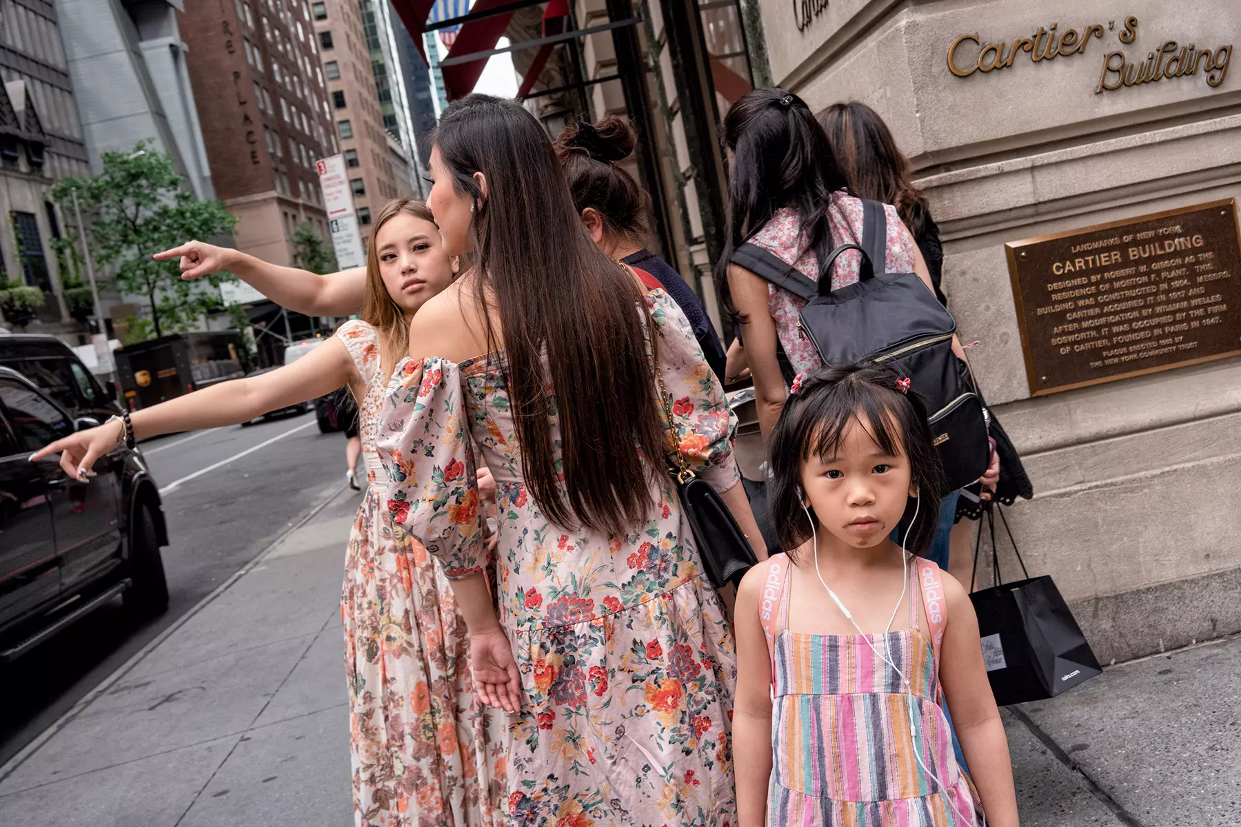 Melissa O'Shaughnessy'nin Nyu Yorkdakı Küçə Fotoşəkilləri, Mükəmməl Qəriblər kitabından