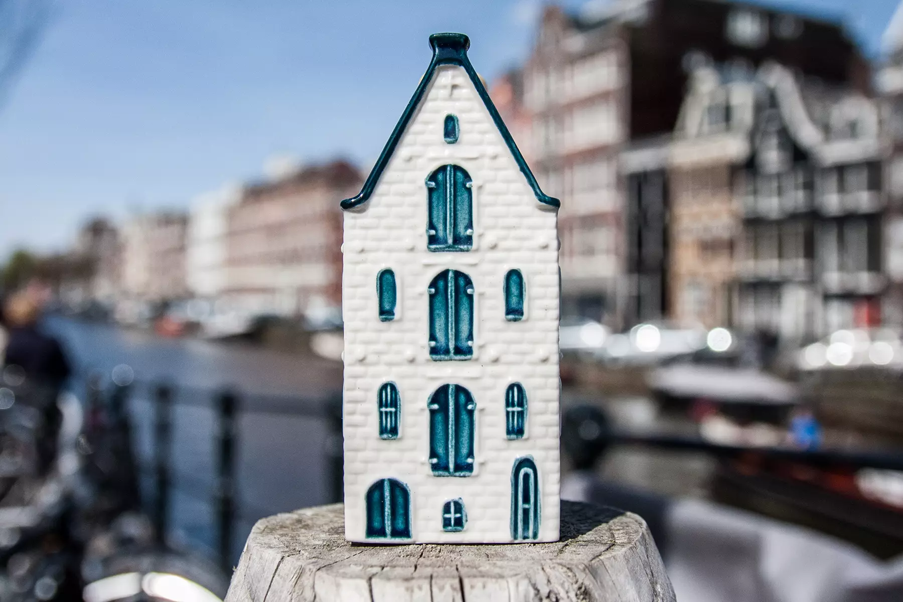 Rumah Biru Delft KLM di Amsterdam