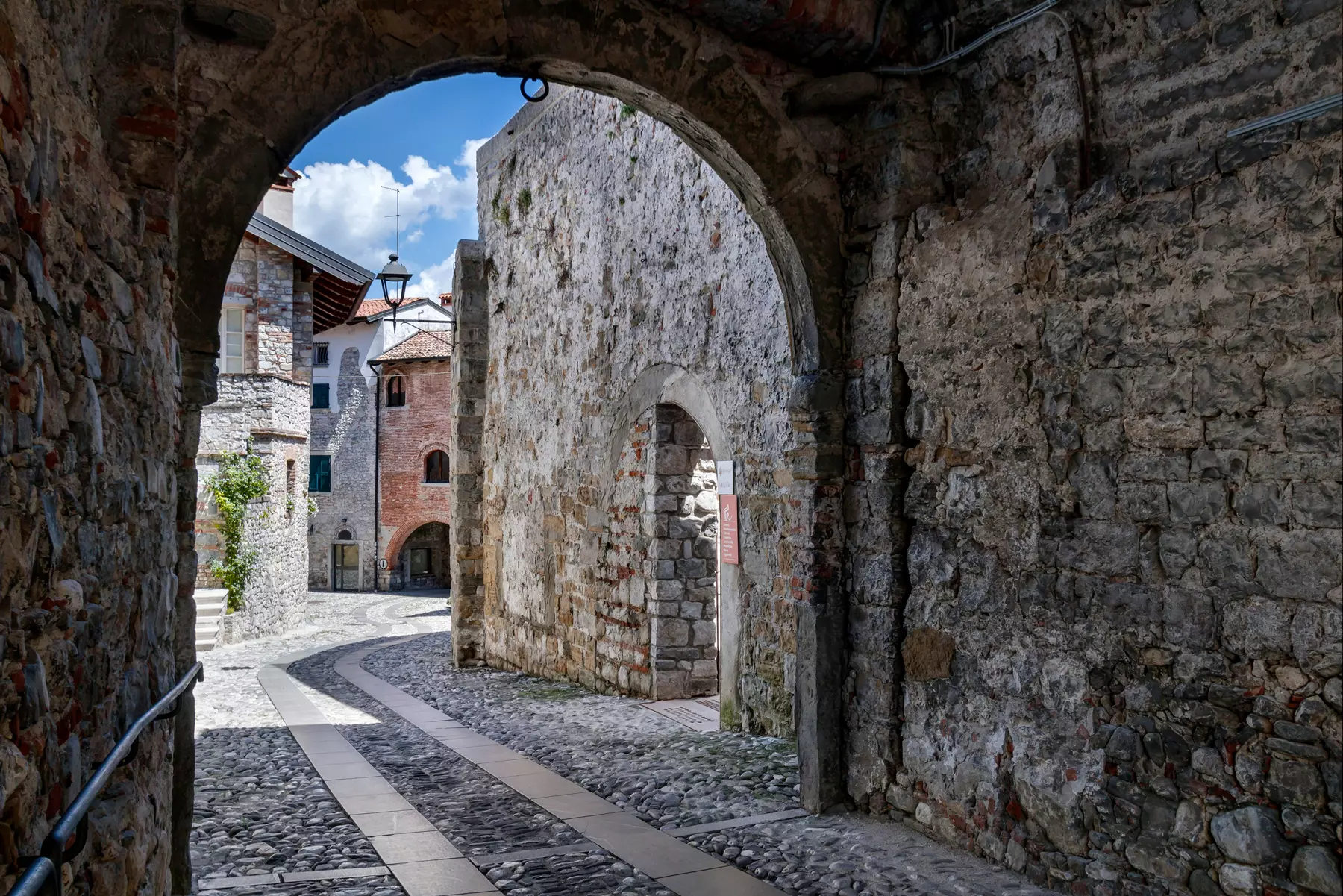 Arch katika uchochoro wa Cividale del Friuli